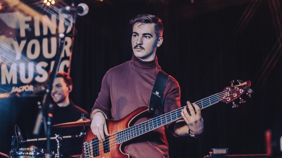 Marco Freynet, le bassiste franco-manitobain aux multiples couleurs ...