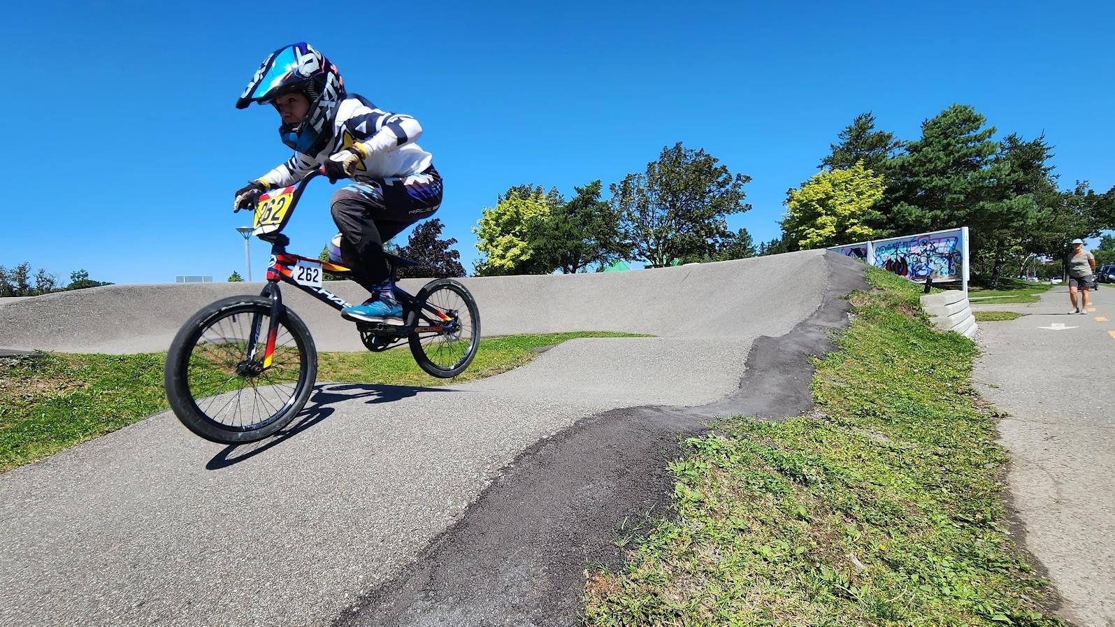 Début de la saison du Circuit BMX de l'Est-du-Québec | OHdio | Radio-Canada