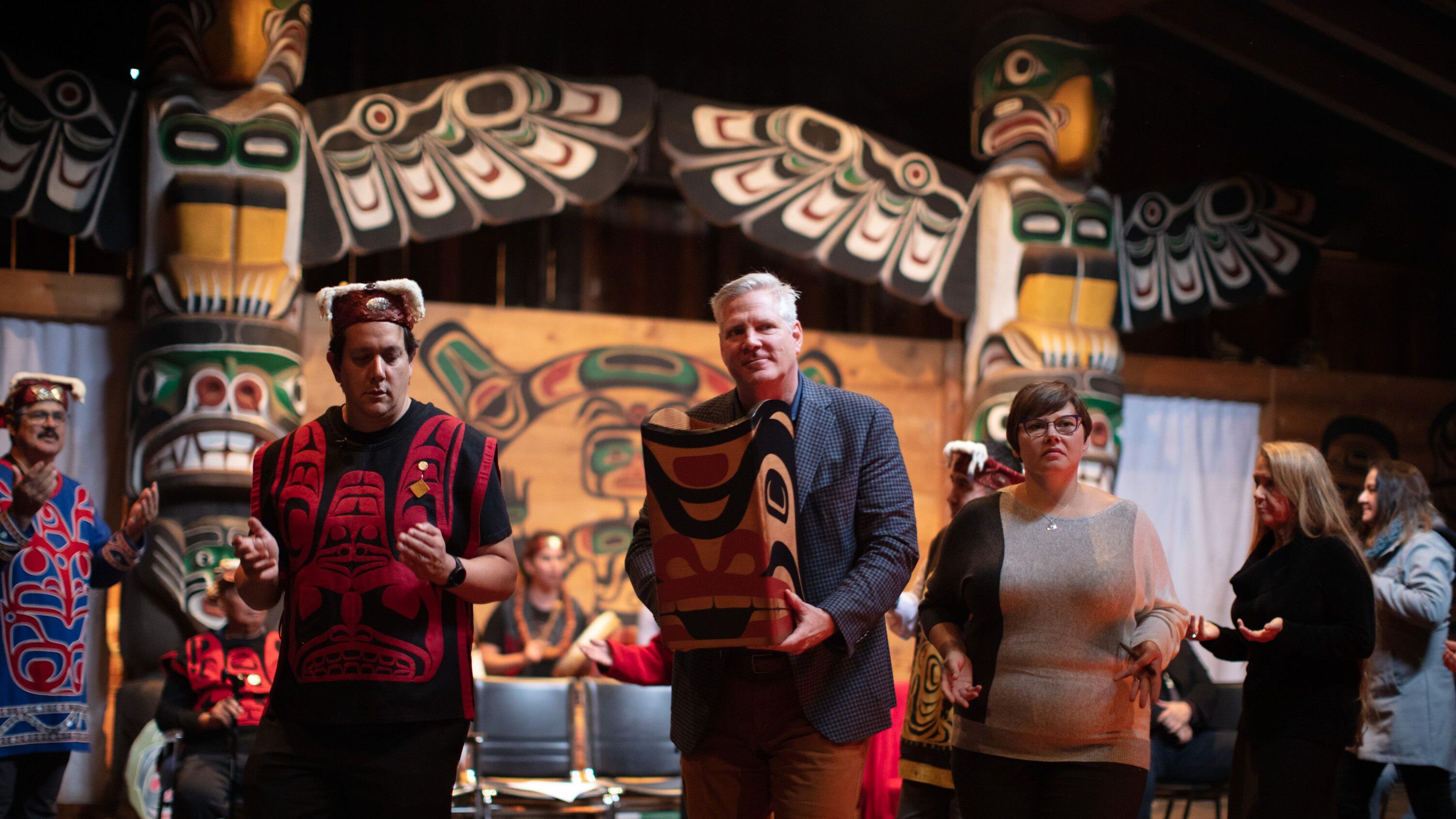 Une cérémonie orale autochtone pour conclure une entente historique ...