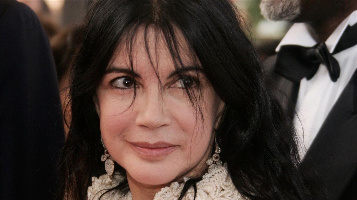 Un premier roman autobiographique et fictionnel pour Carole Laure ...