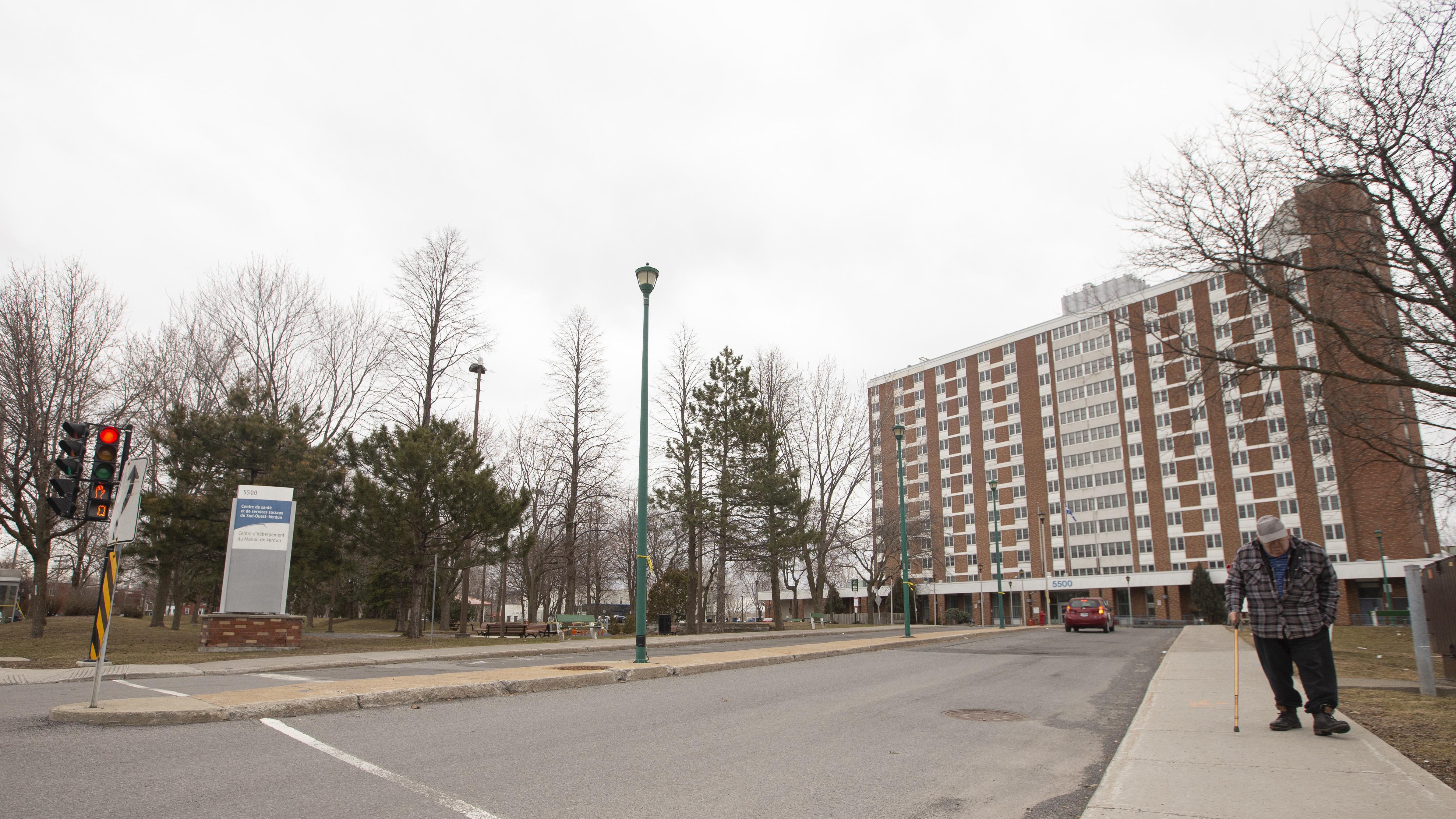 Il prend sa retraite après avoir travaillé 649 jours consécutifs dans ...