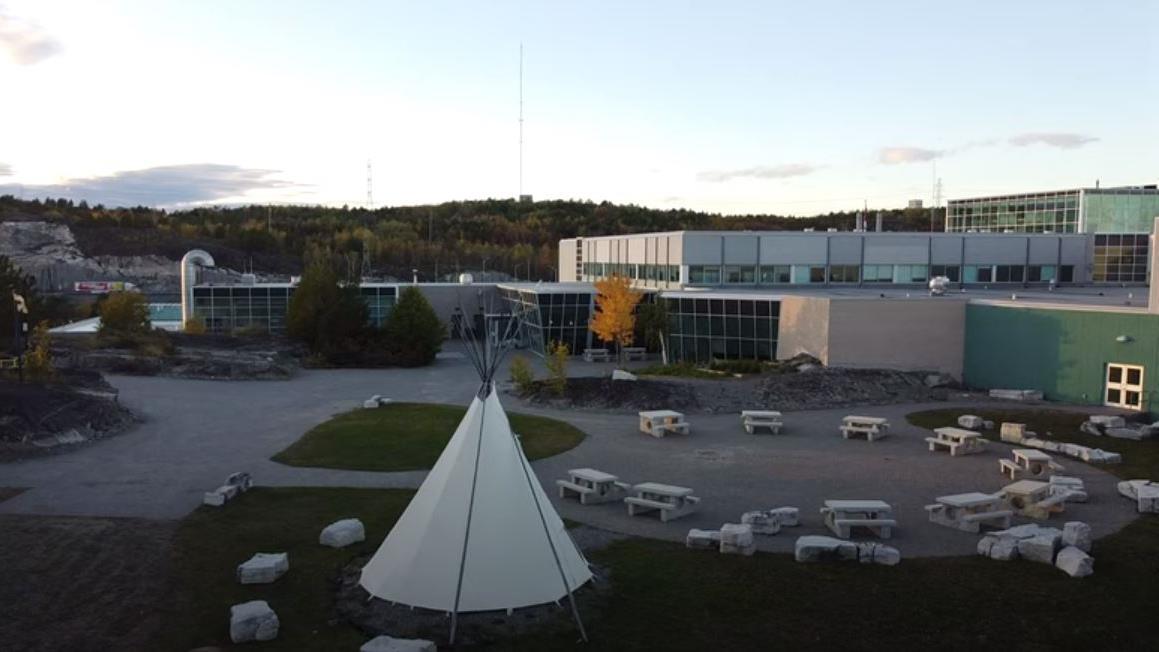 Centre Louis-Riel: 10 ans à partager le savoir autochtone | OHdio ...