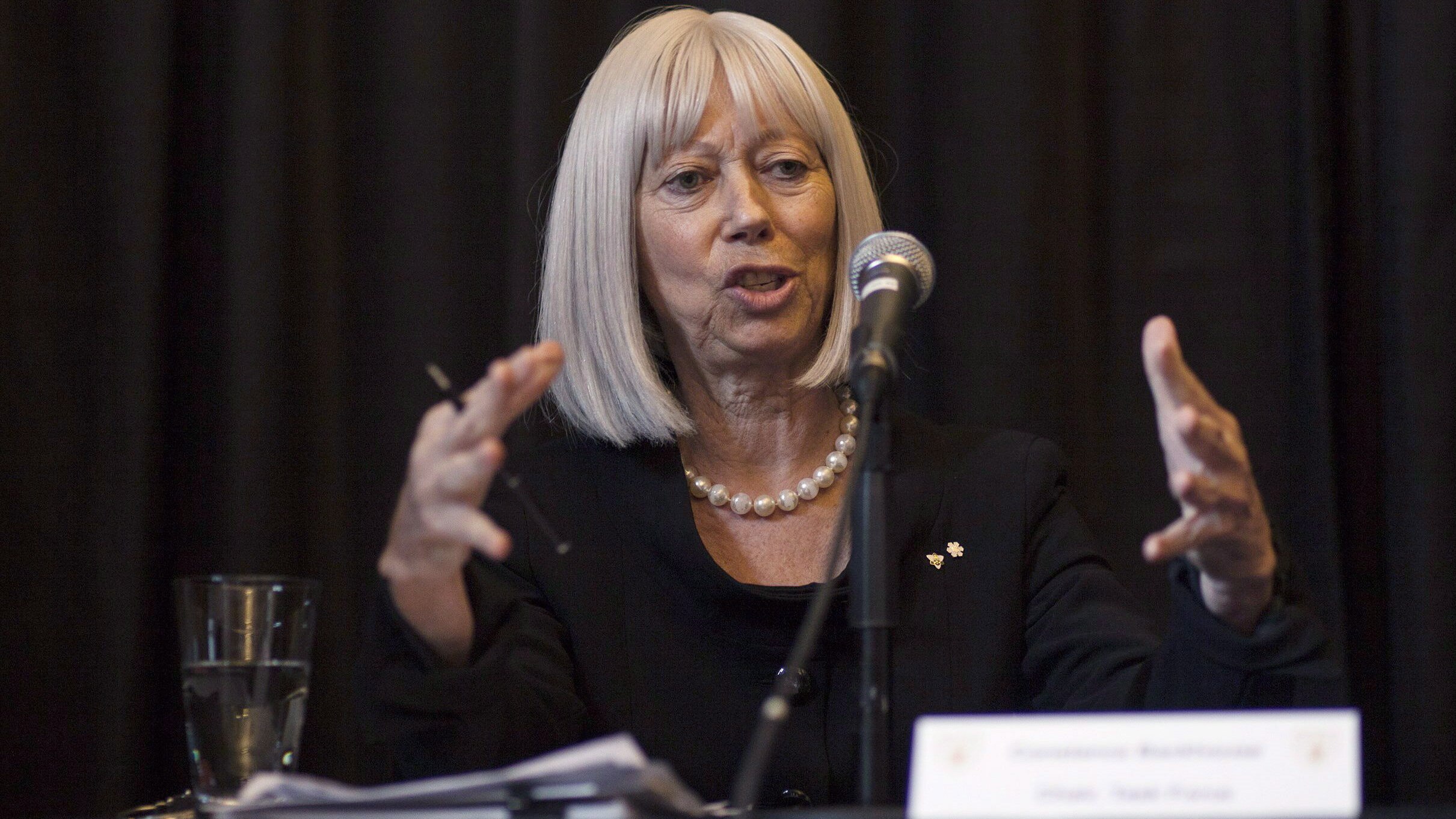 « Qu'ont-elles à nous dire? » : la féministe Constance Backhouse ...