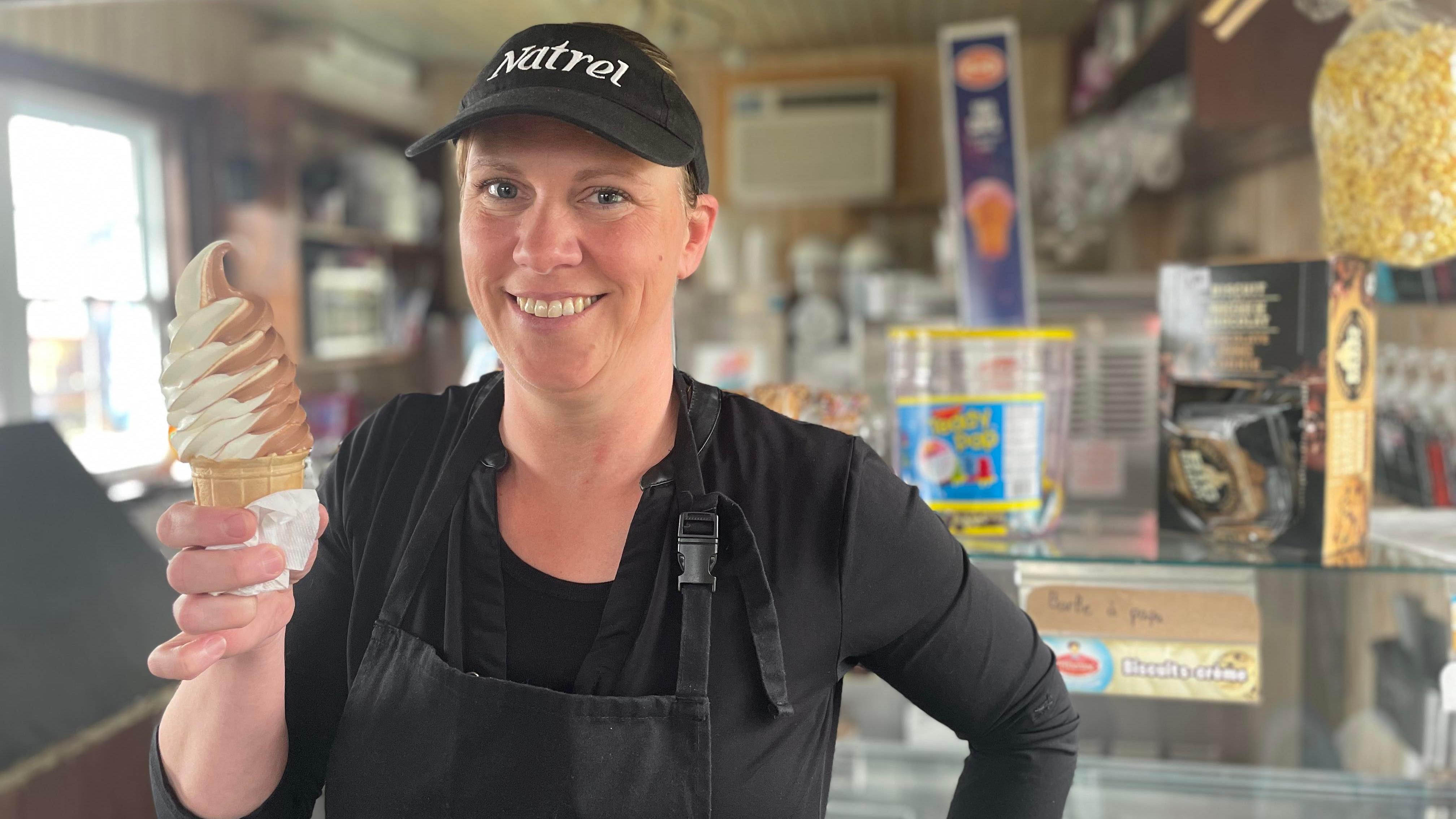 Une crème glacée au Parc des pionniers | OHdio | Radio-Canada