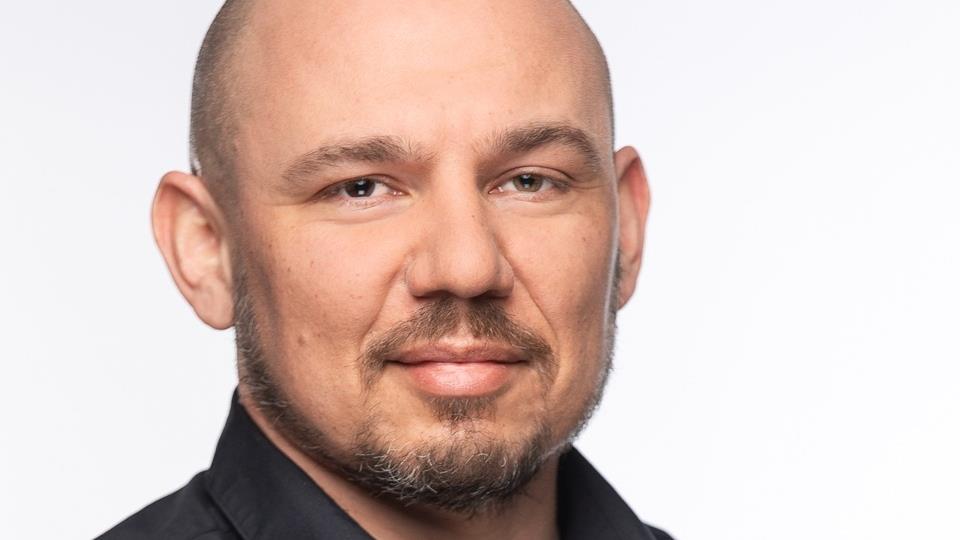 Un hommage en humour au collègue Dominique Panebianco | OHdio | Radio ...