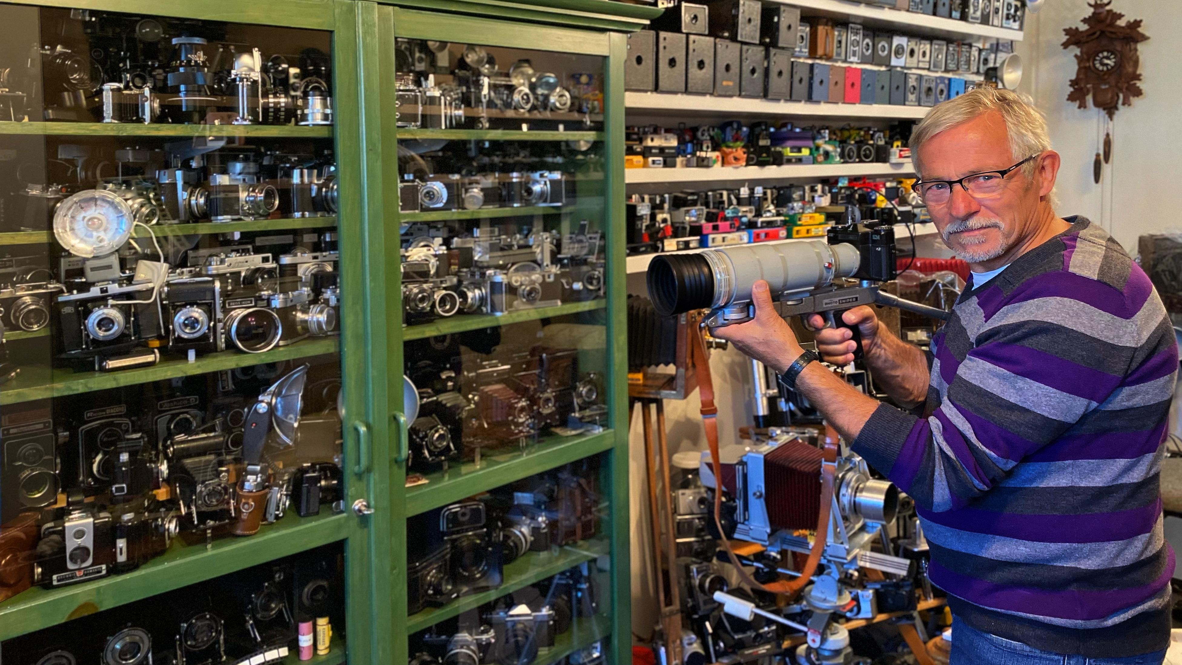 Donald Poirier, grand collection d'appareils photo | OHdio | Radio-Canada