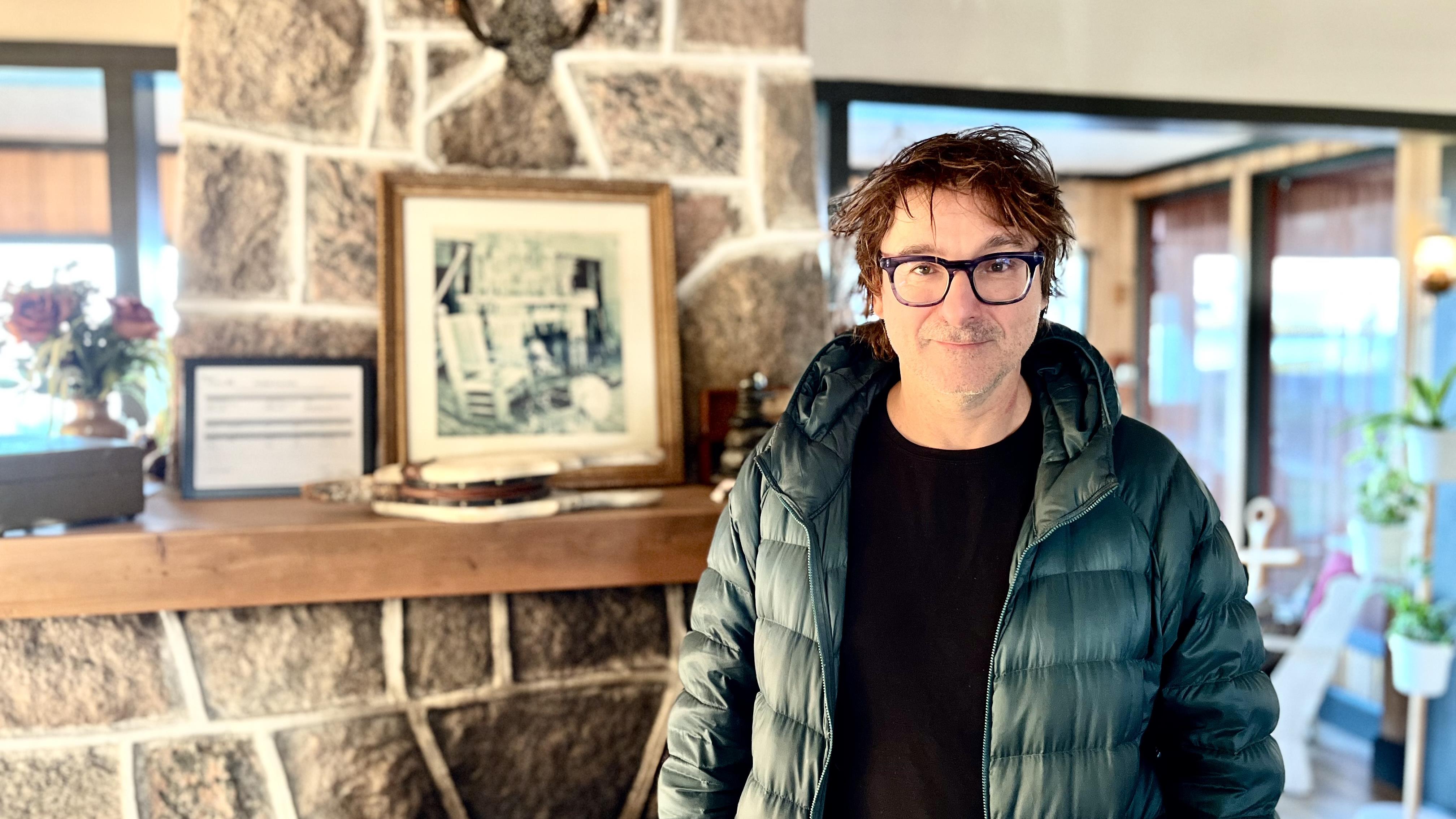 Le réalisateur Éric Tessier se replonge dans son premier film, Sur le ...