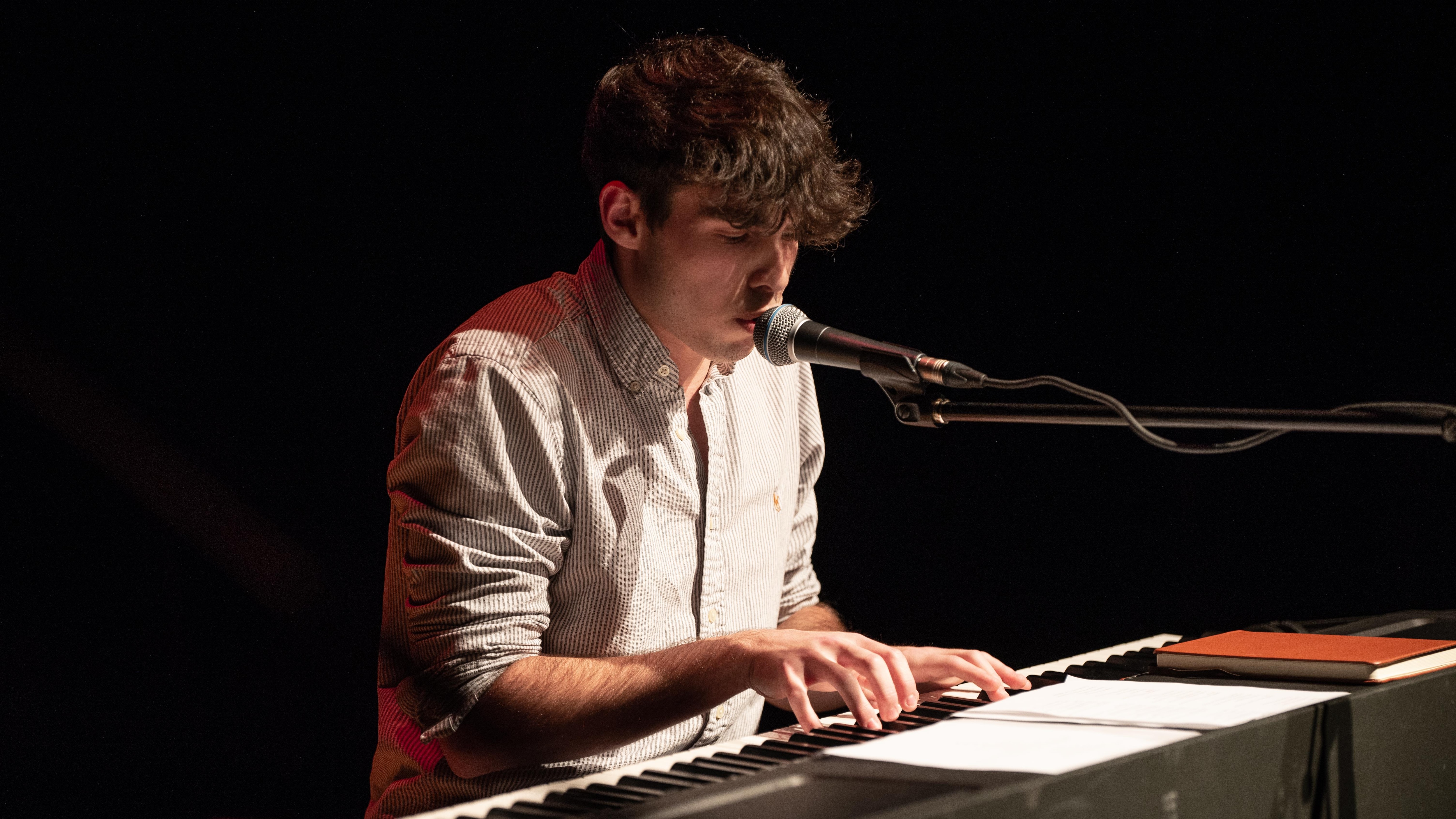 Gabriel Cormier remporte Cégeps en spectacle à Sept-Iles | OHdio ...