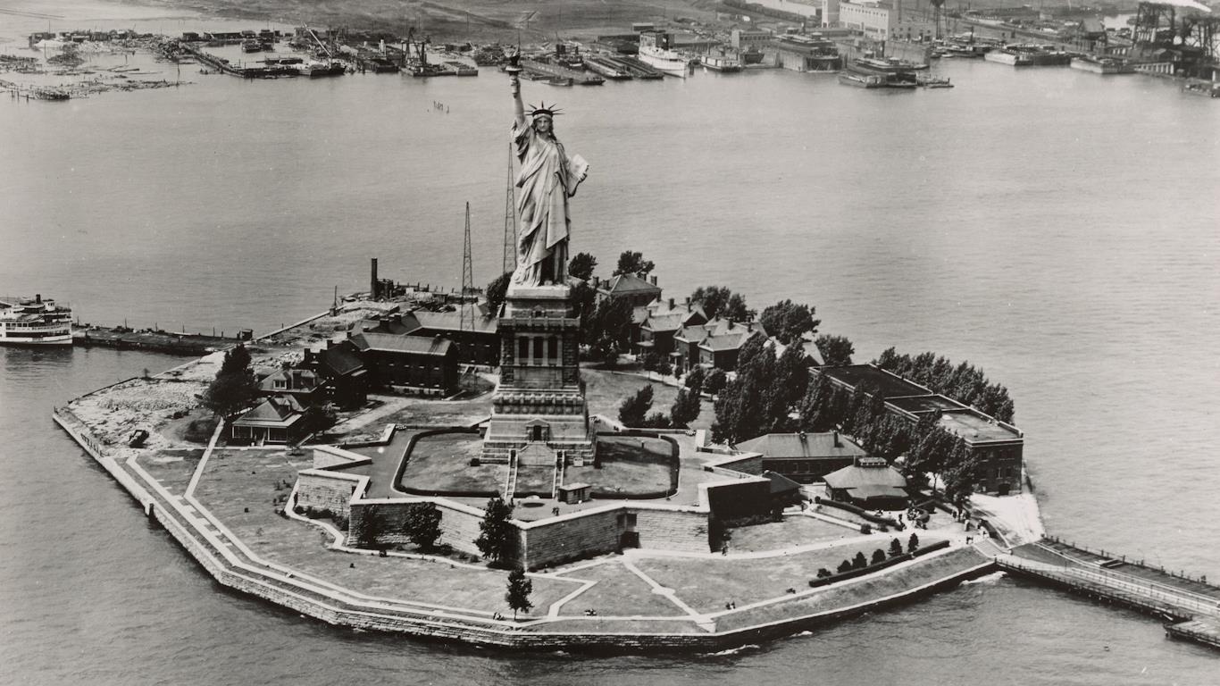 La longue construction de la statue de la Liberté | OHdio | Radio-Canada