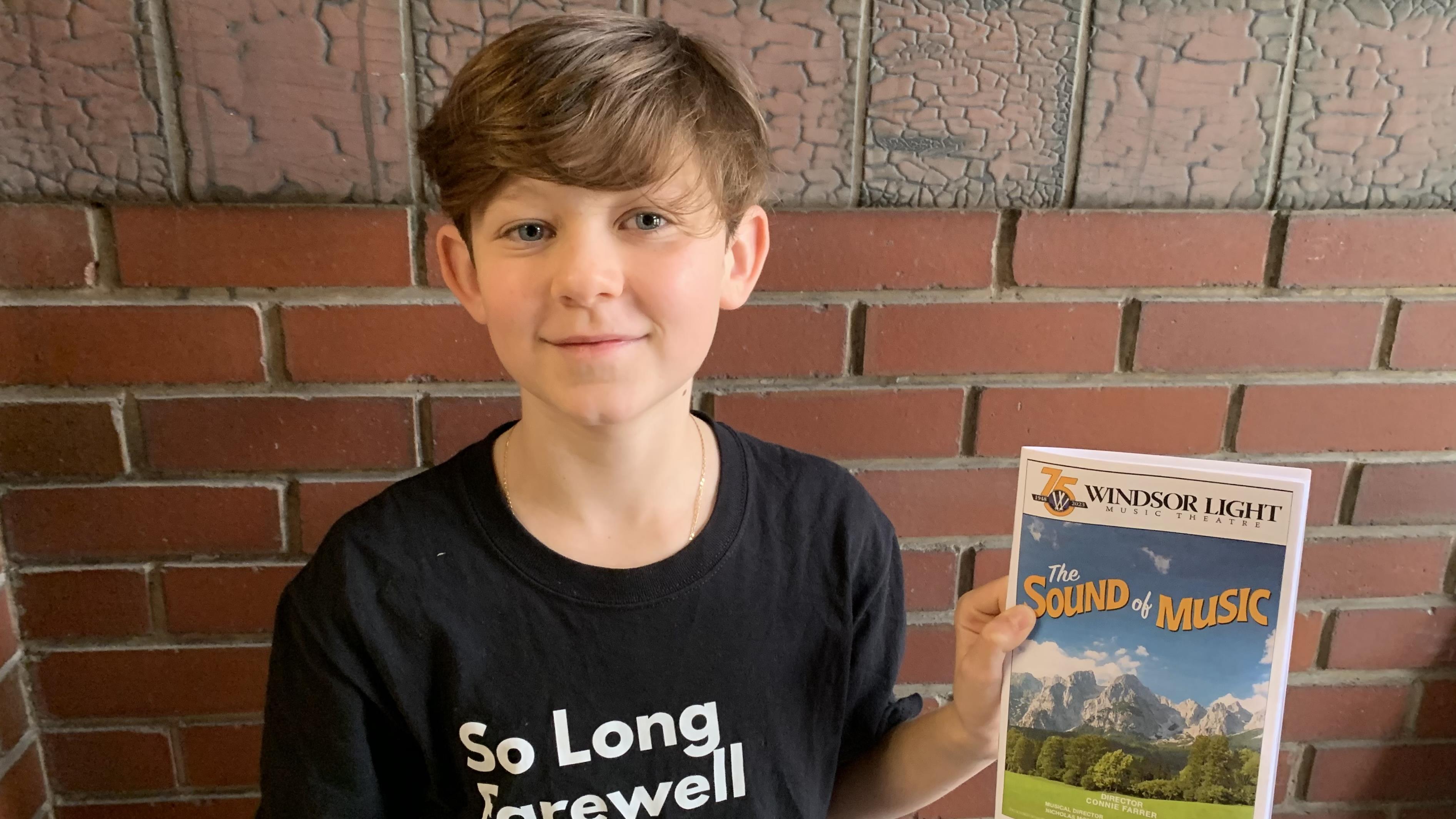 Le jeune James Fleming nous parle de son rôle dans The Sound of Music ...