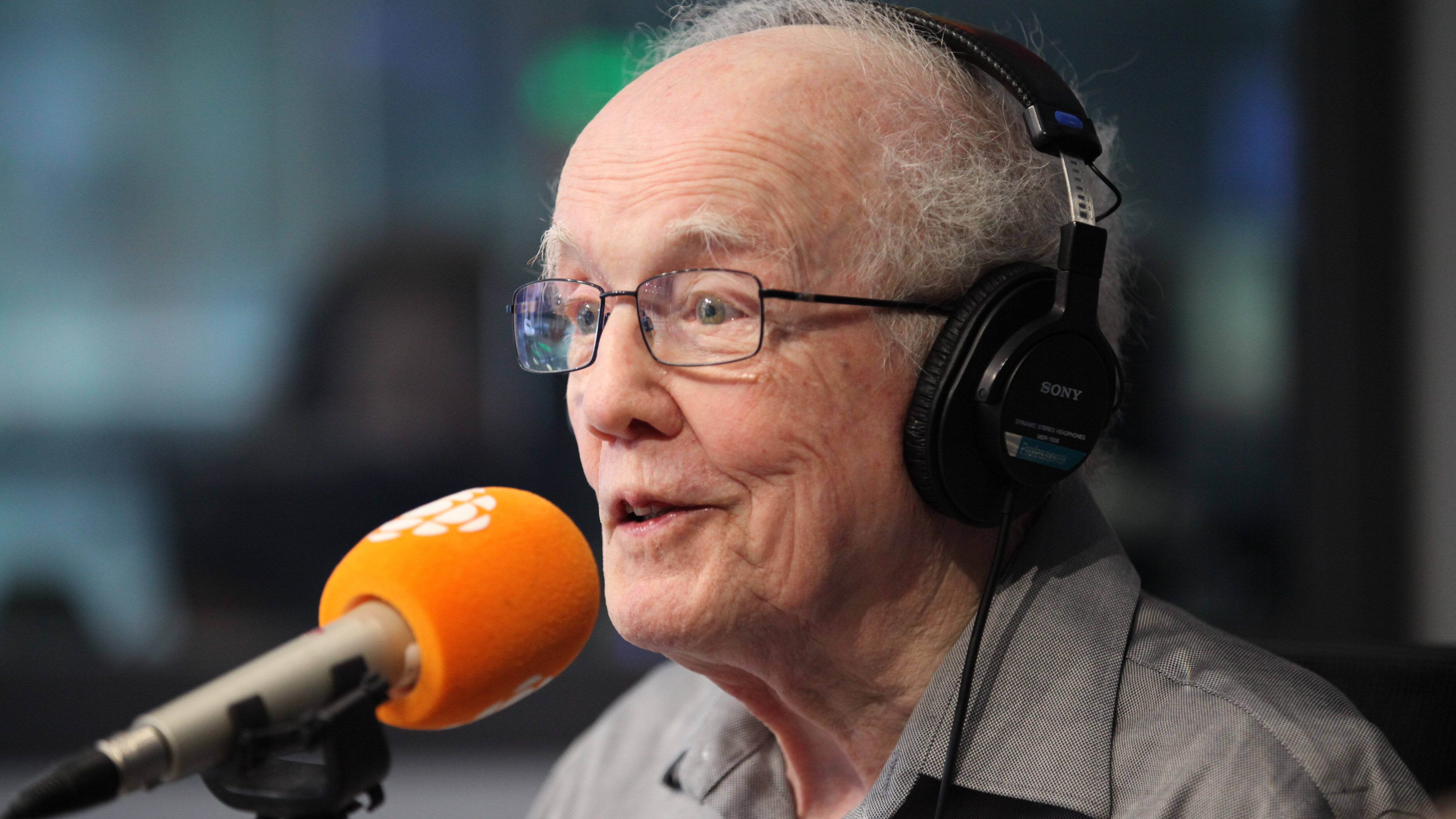 Entrevue avec l’auteur Jean P. Vézina | OHdio | Radio-Canada