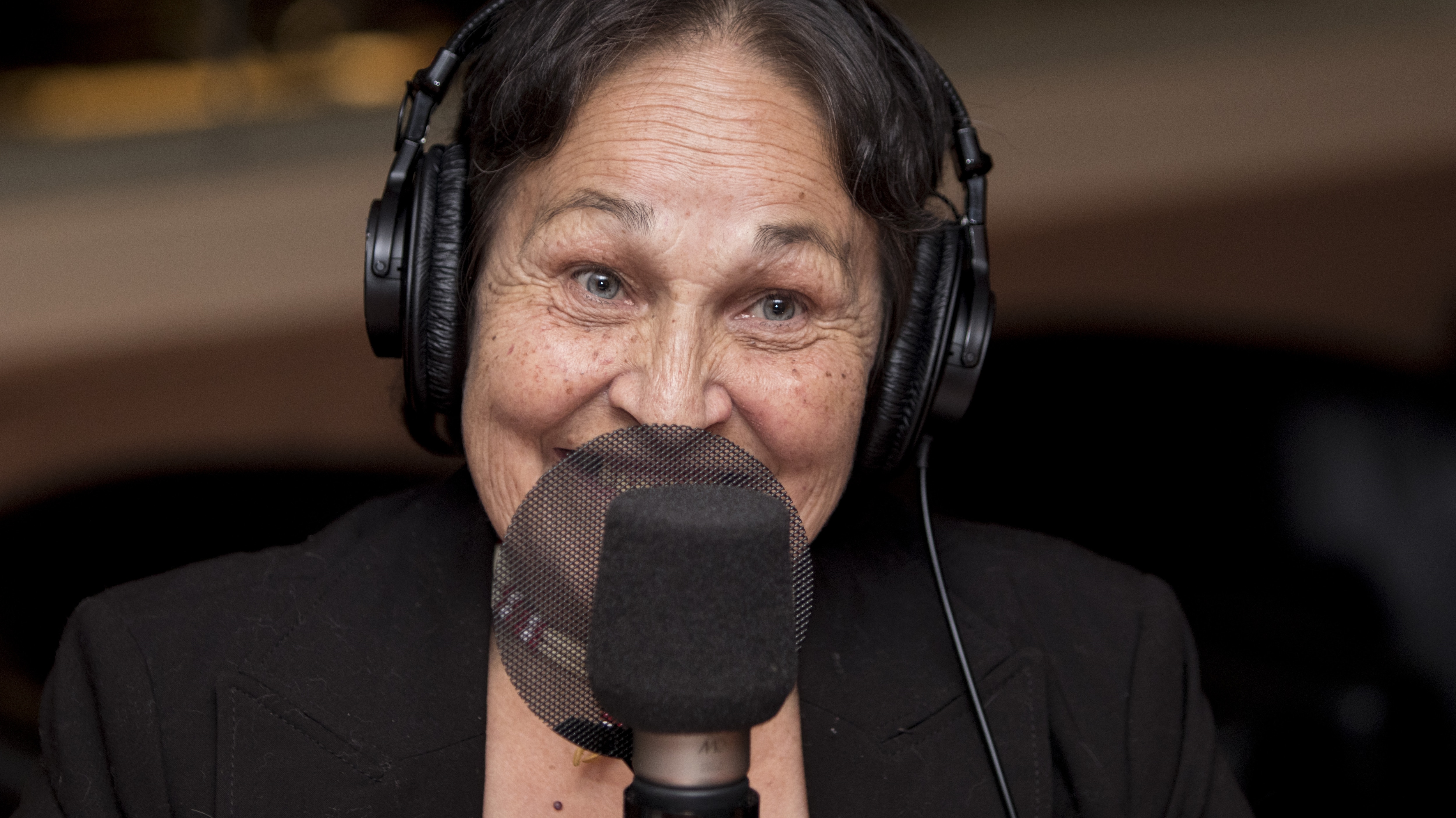 Joséphine Bacon, l'autrice ancrée dans le présent, raconte son passé ...