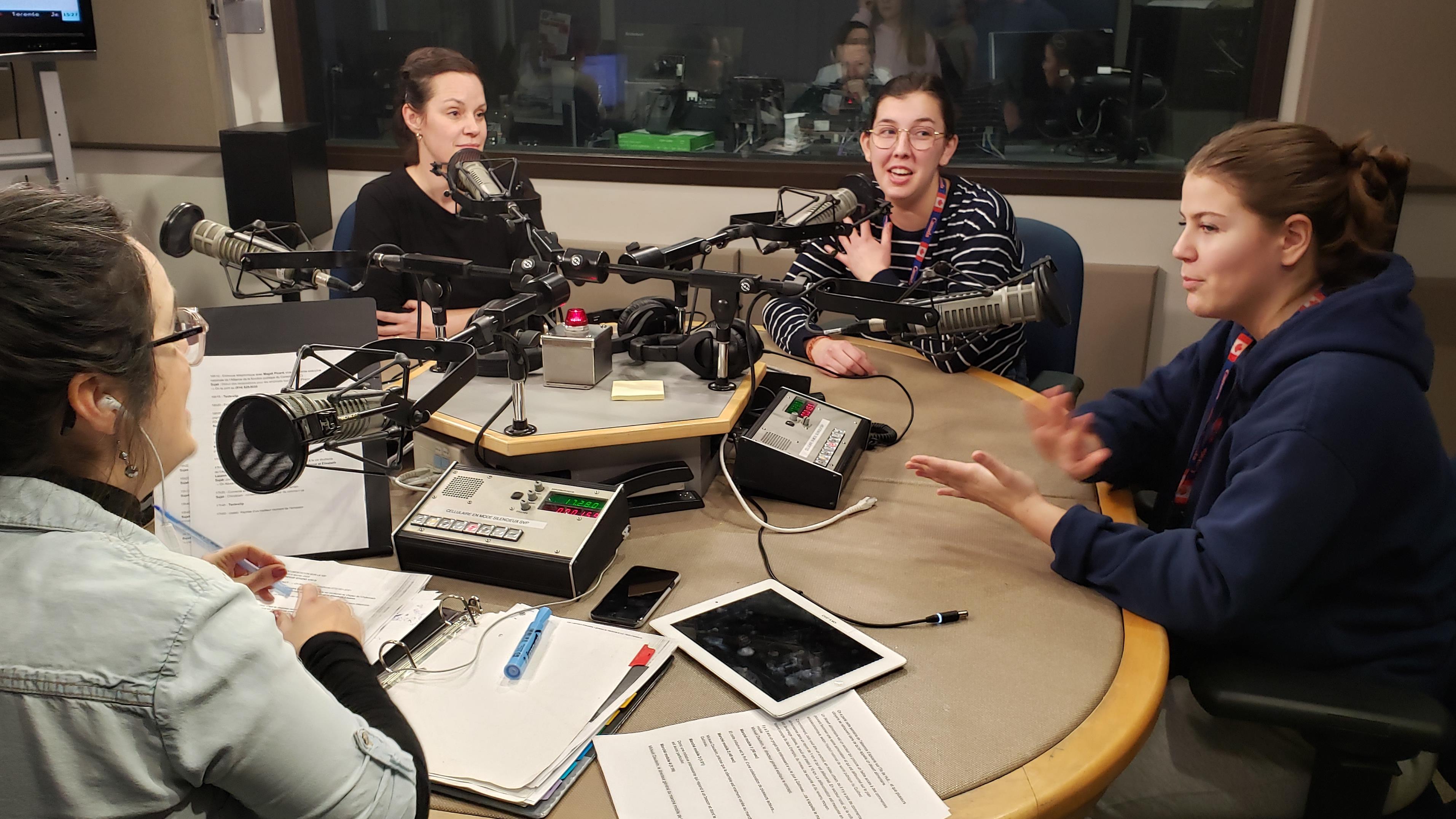 Une journée sans cellulaire au Cégep de l'Outaouais | OHdio | Radio-Canada