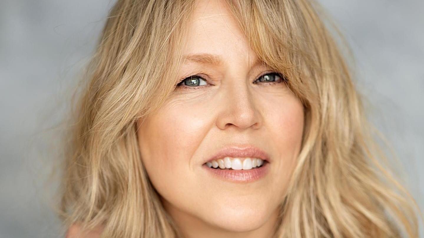 Julie Bélanger aborde des sujets sensibles dans Imparfaite