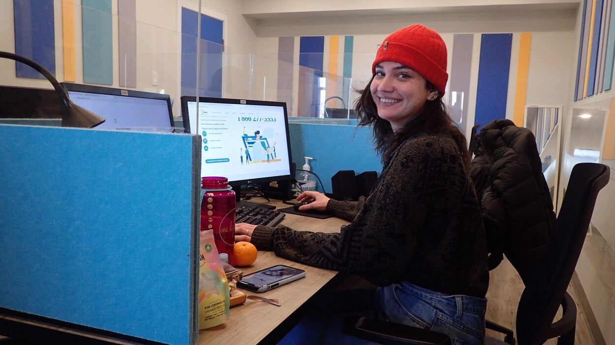 Nationwide suicide prevention hotline launching next year, CRTC says ...