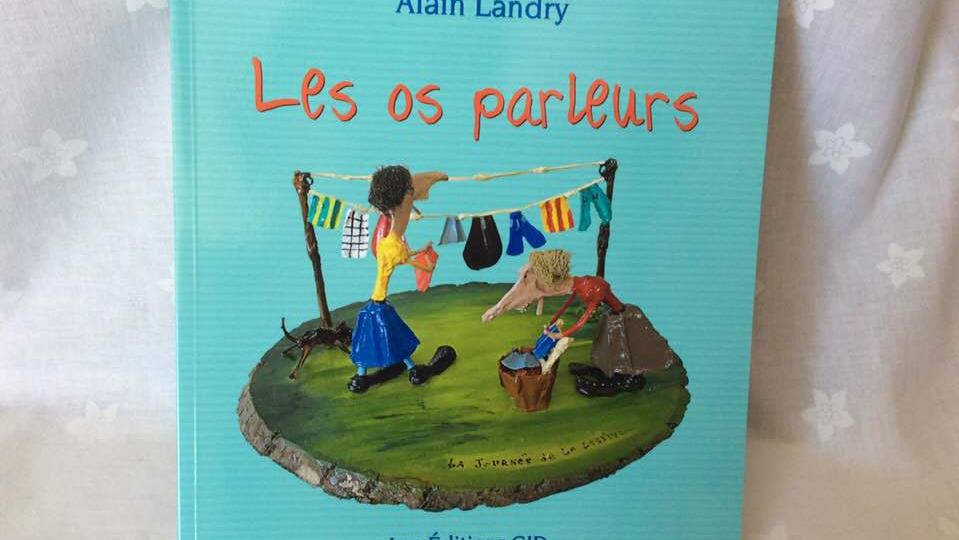 Série «Nos Artisans» : le travail du sculpteur d'os de lièvres Alain ...
