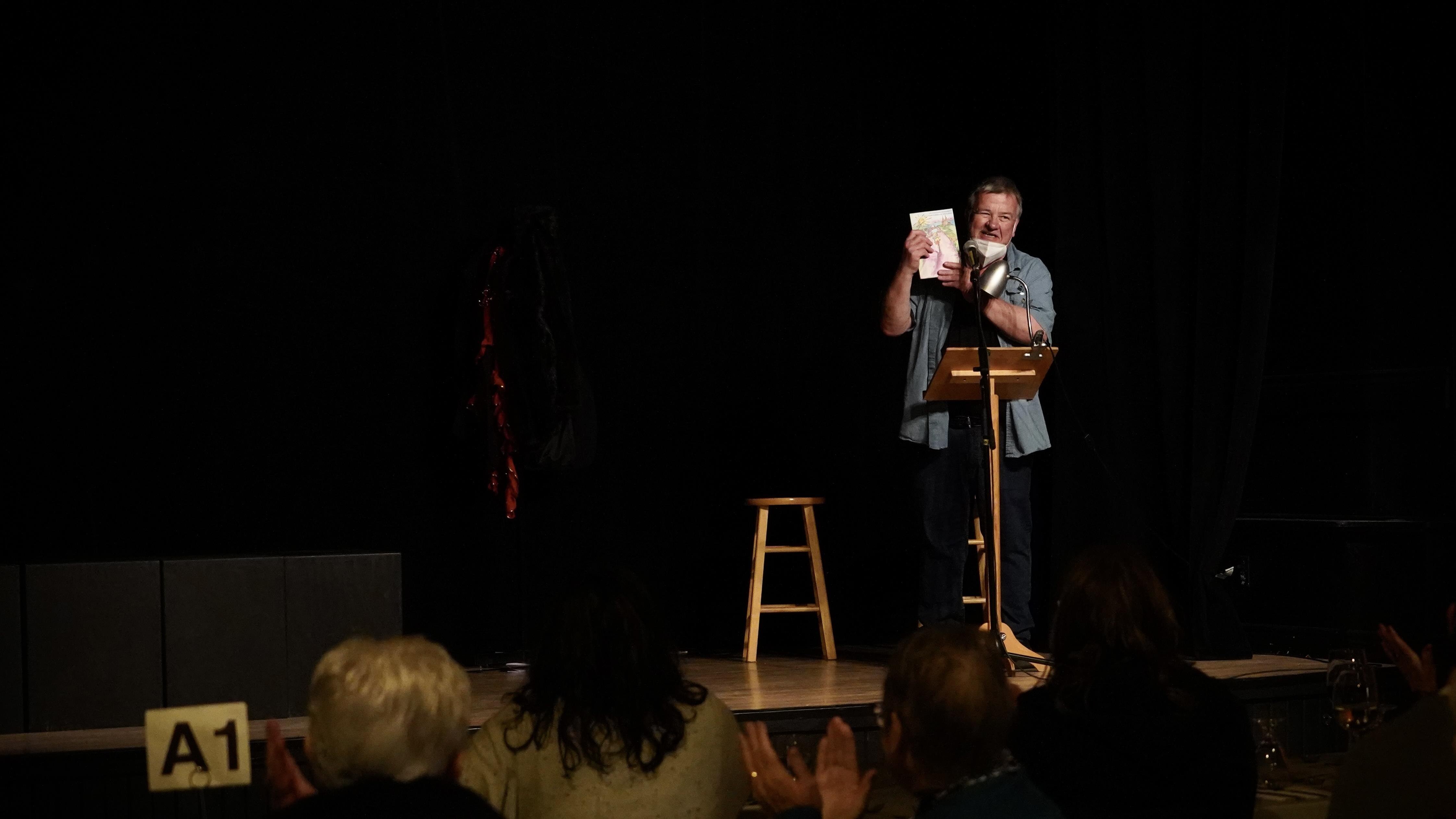 Paul D. Gallant présente son nouveau livre humoristique | OHdio | Radio ...