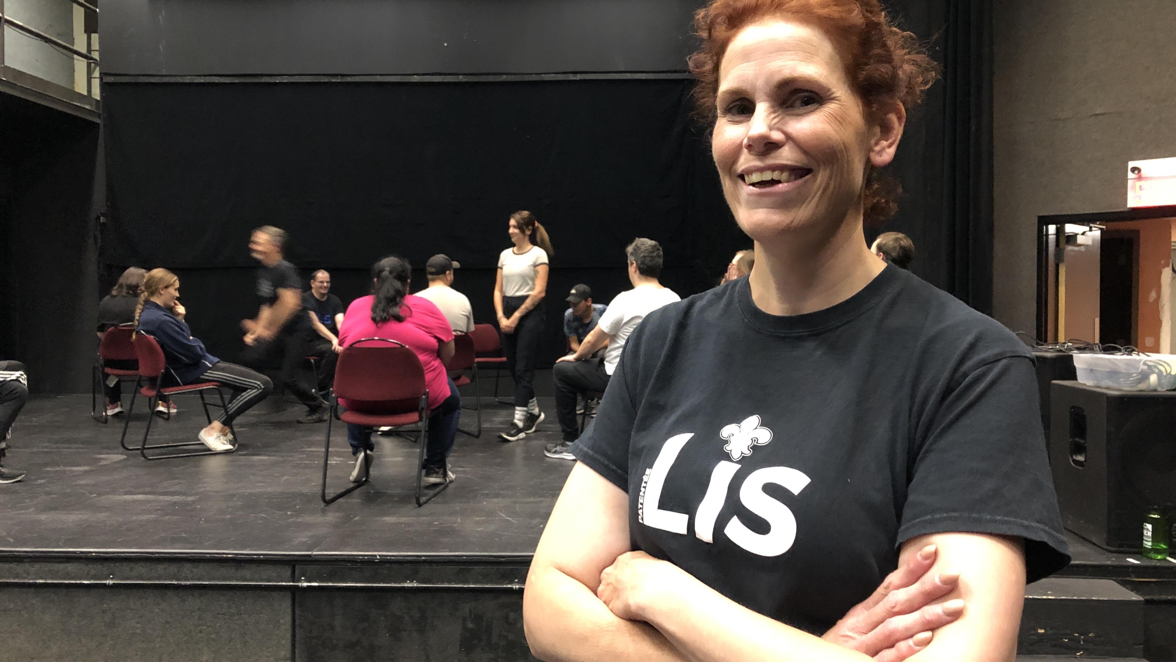 Sur la scène du théâtre avec la candidate Marilou Vanier | OHdio ...