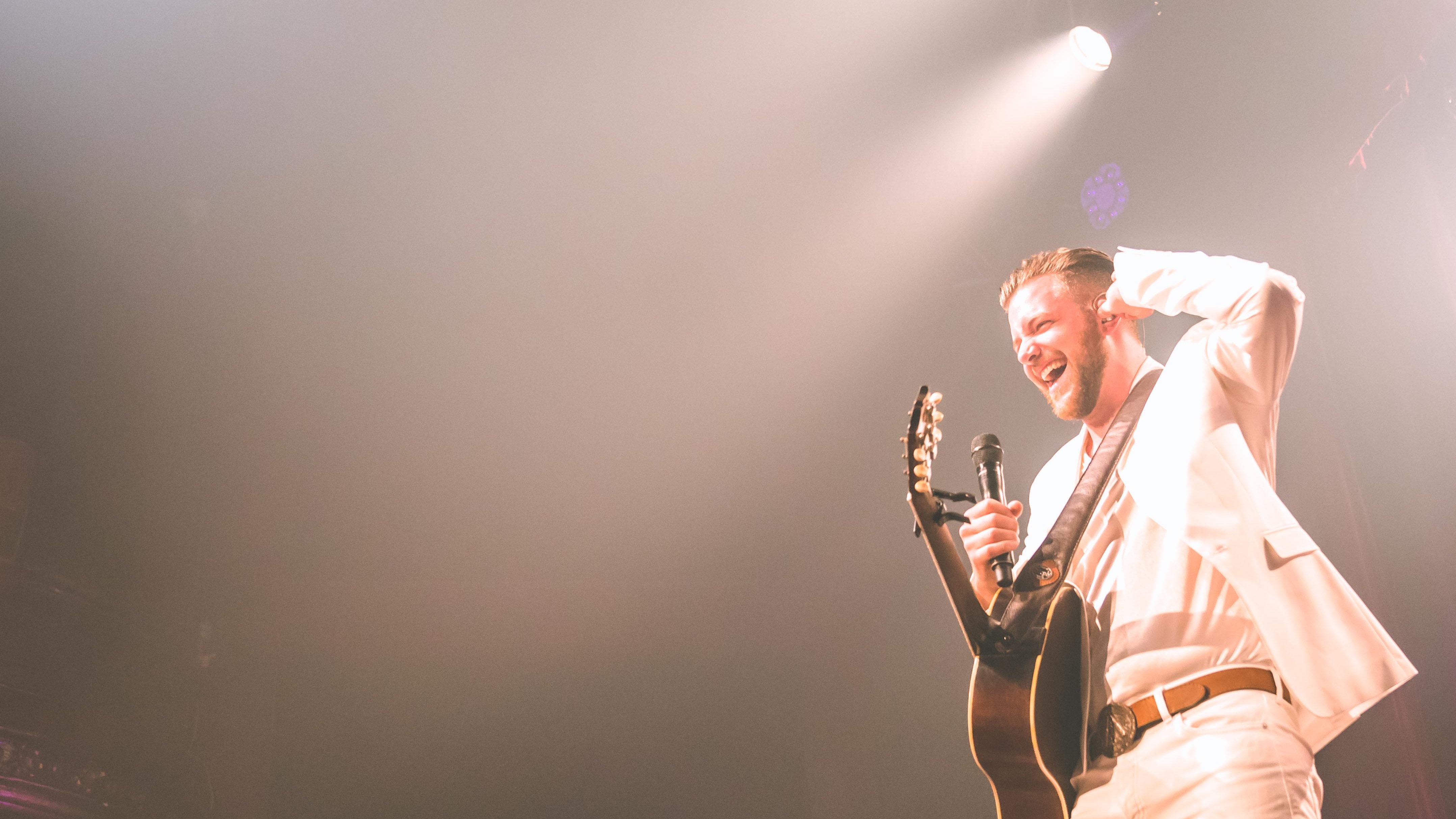 Matt Lang de passage aux Escoumins, sur la Côte-Nord