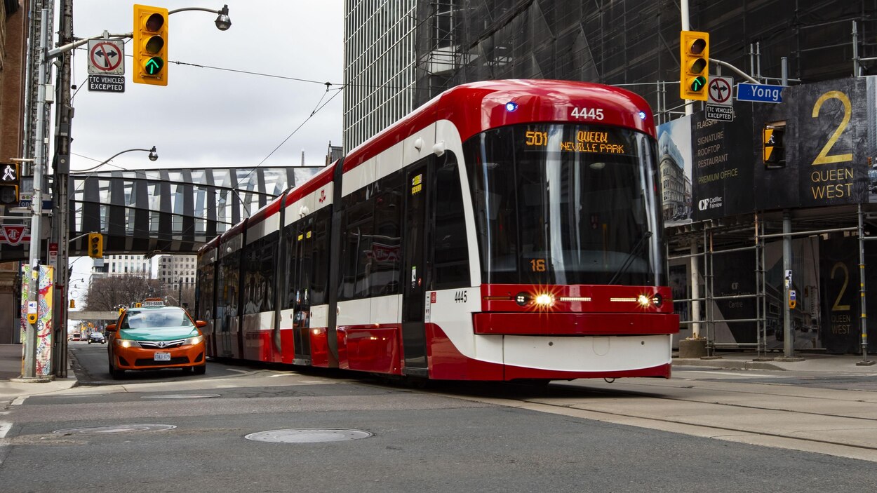 Un important tronçon de la rue Queen à Toronto fermera pour 4 ans et ...