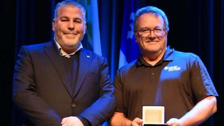 Le matapédien Michel Coutu reçoit la Médaille de l’Assemblée nationale ...