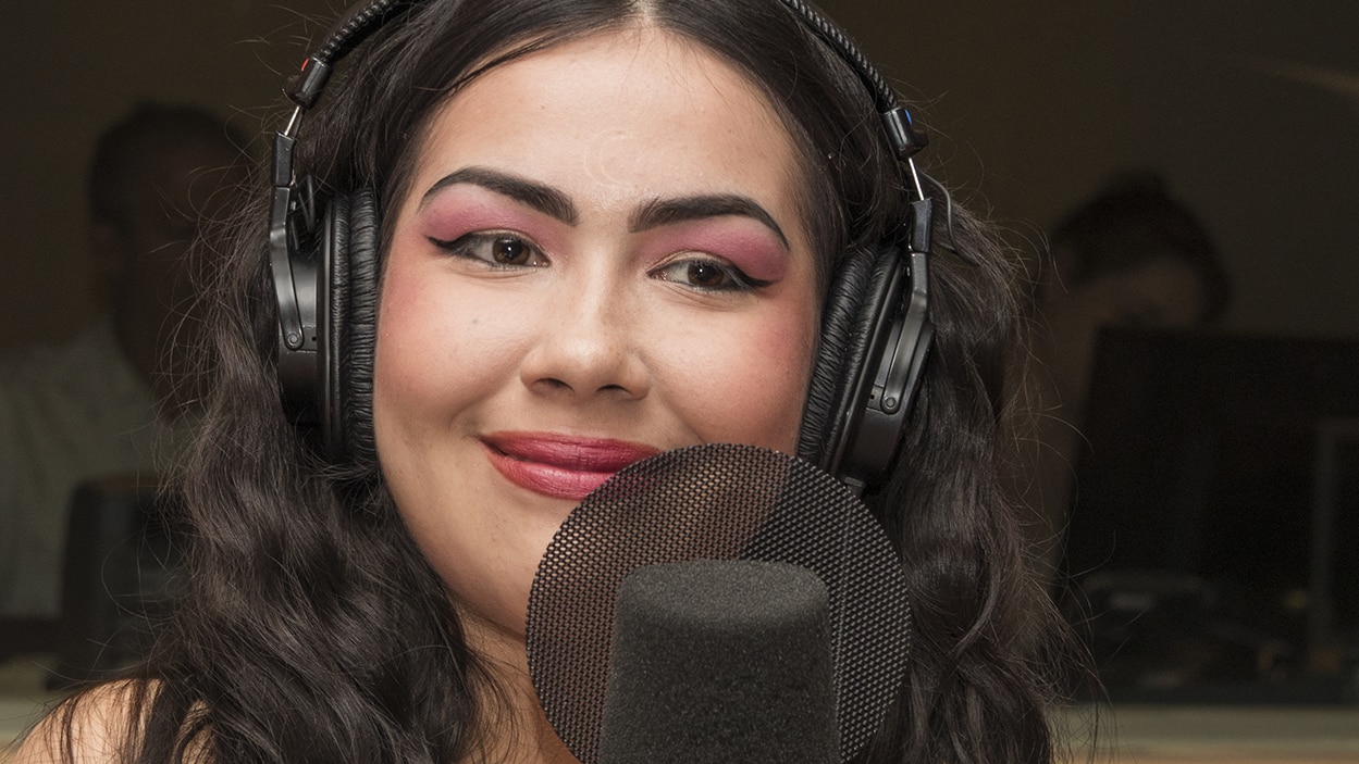 Anachnid, la musicienne caméléon des Premières Nations | OHdio | Radio ...