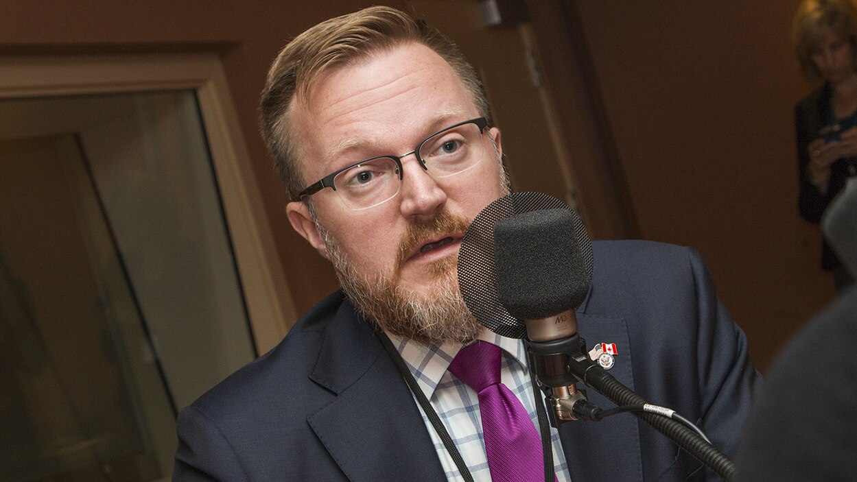 Robert Thomas, nouveau consul des États-Unis à Montréal | OHdio | Radio ...