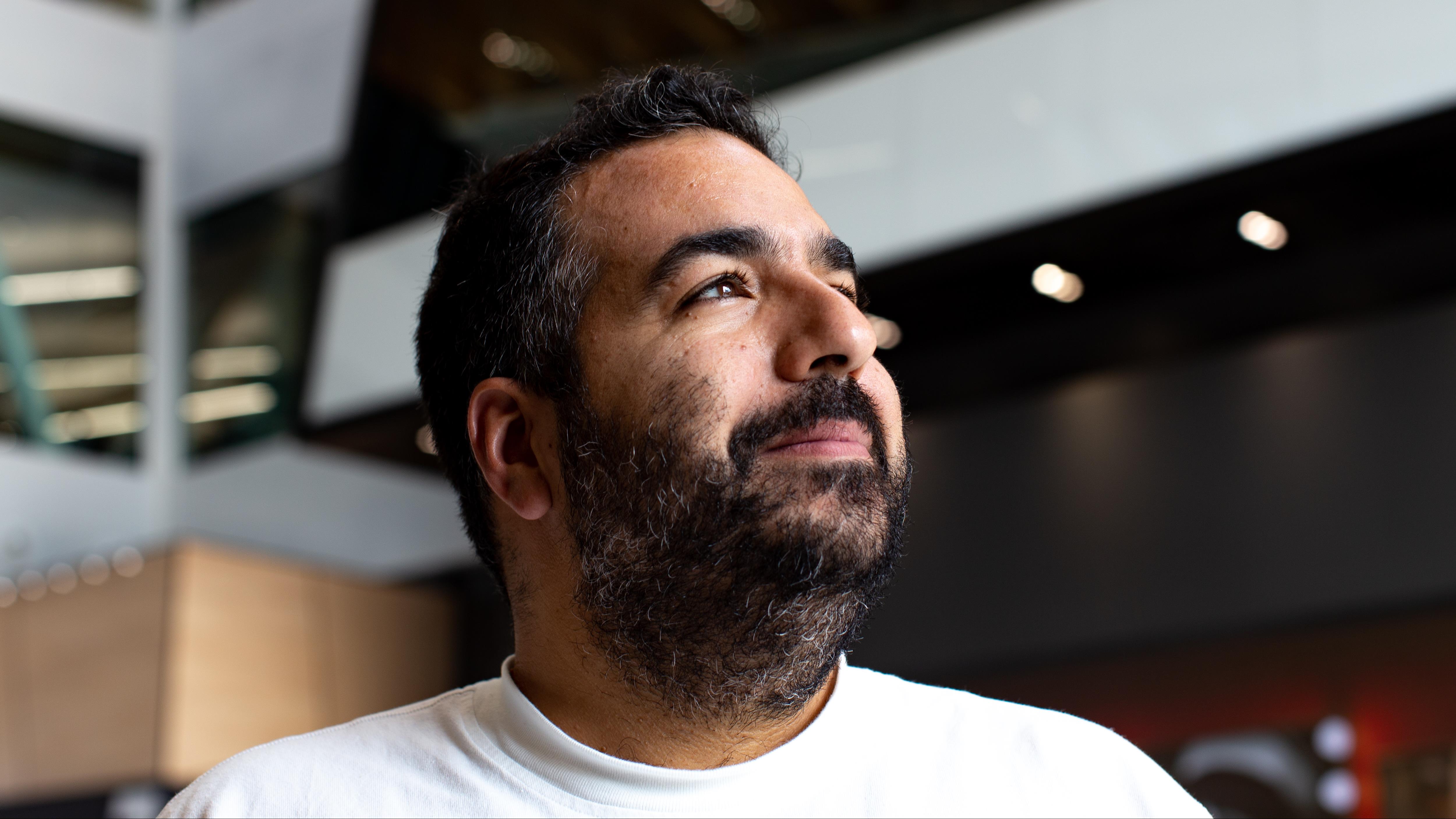 Neev présente son premier spectacle solo | OHdio | Radio-Canada