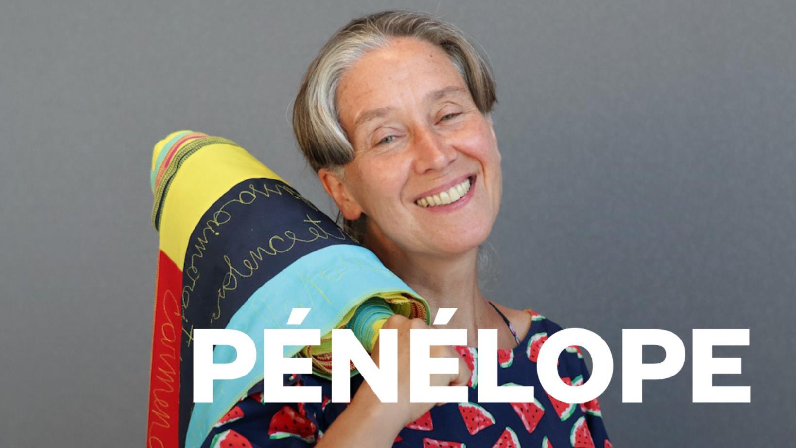 Patsy Van Roost, l’artiste qui brode les souhaits des gens sur du tissu ...