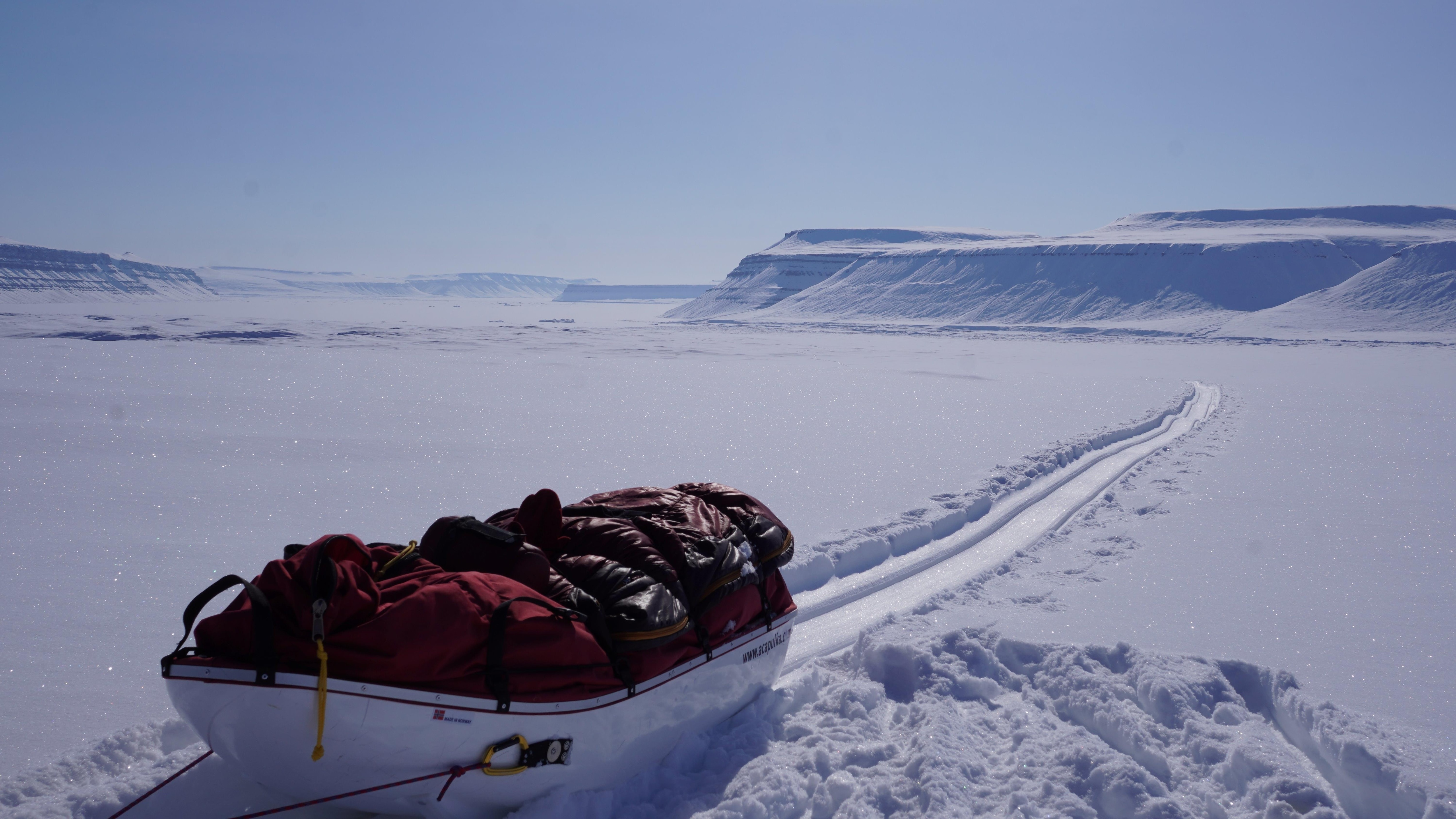 7 semaines en ski dans le Grand Nord canadien pour l'alpiniste de ...