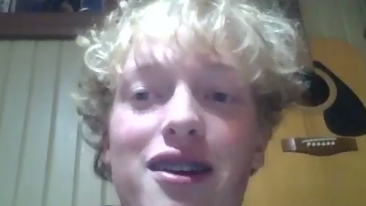 Un petit fils fier rend hommage à sa grand-mère, une étoile du Nord ...