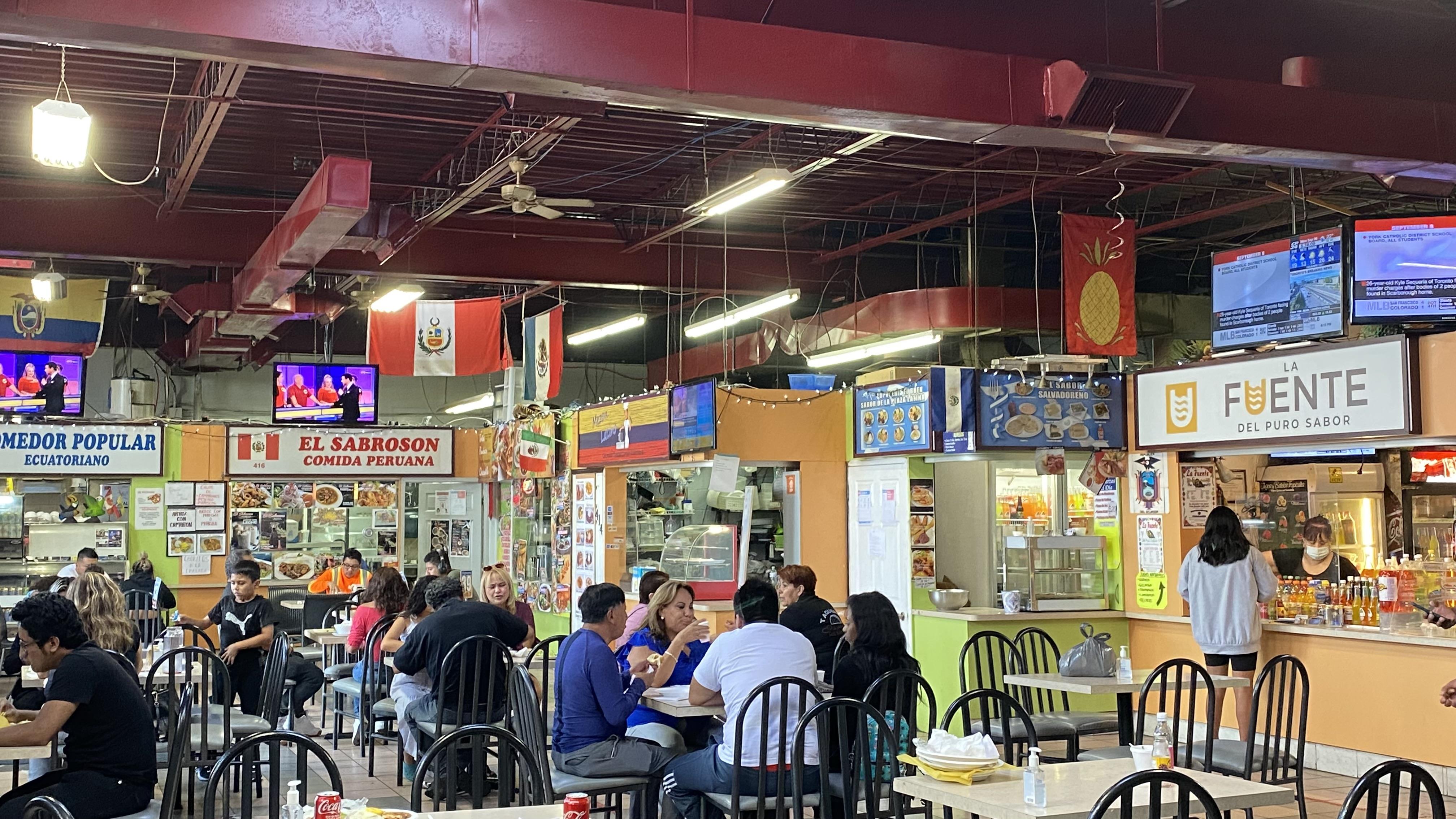 Plaza Latina : point de convergence des Latino-Américains de Toronto ...