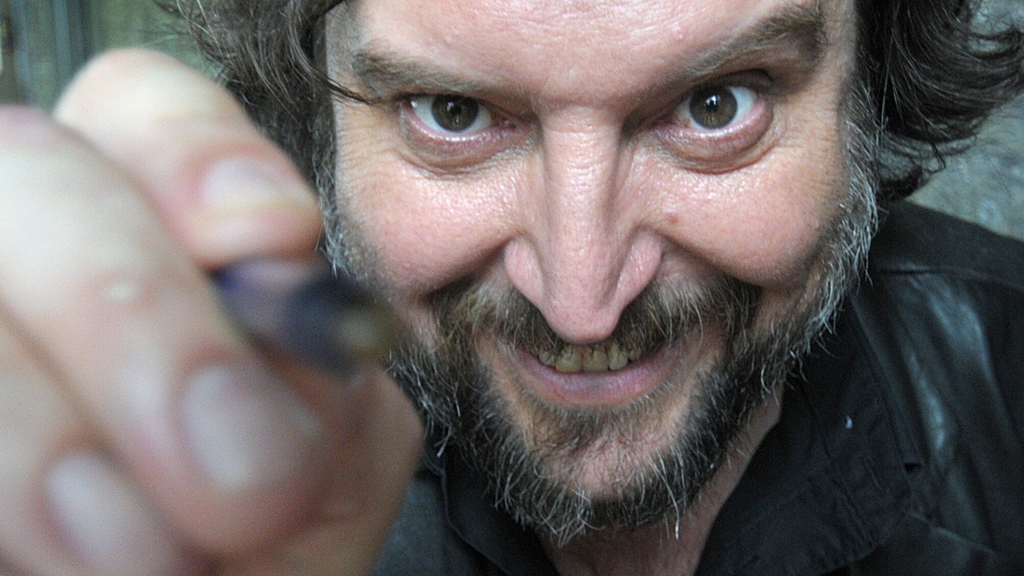 Bryan Perro : le livre, véritable planche de salut pour les jeunes ...