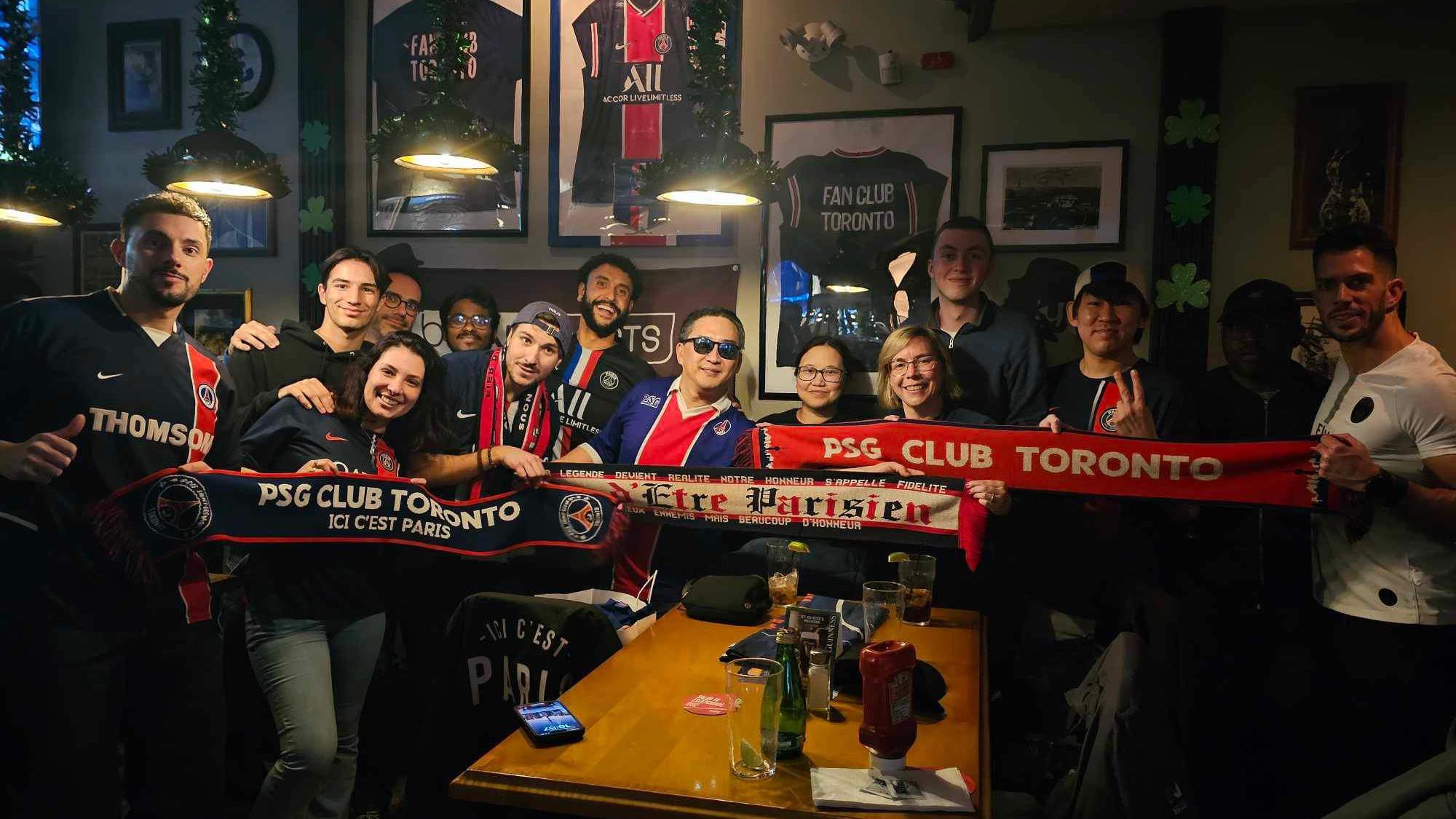 Des partisans du Paris Saint-Germain donnent de la voix à Toronto ...