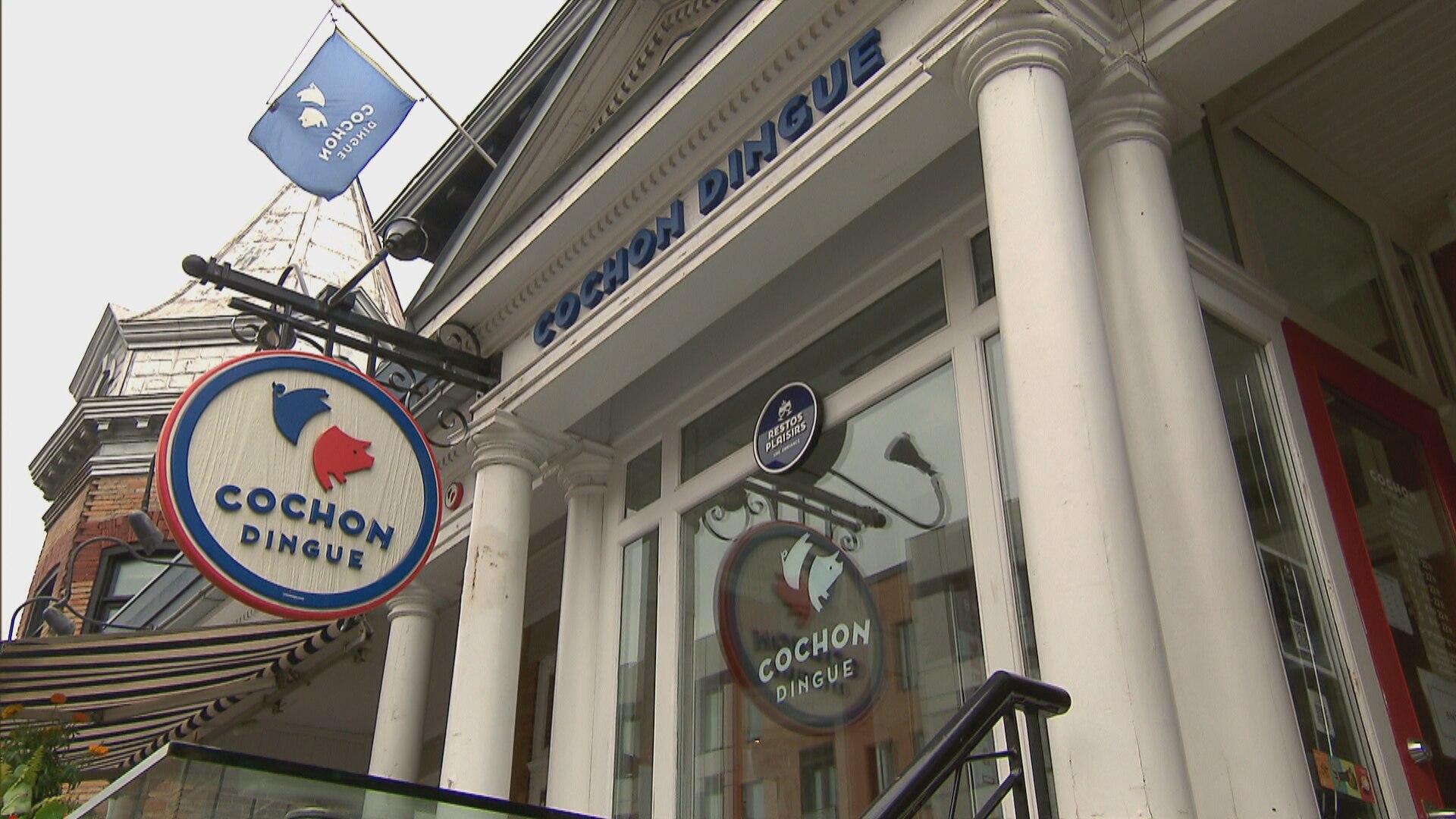 Le Cochon Dingue déménage sur la rue Saint-Jean | OHdio | Radio-Canada