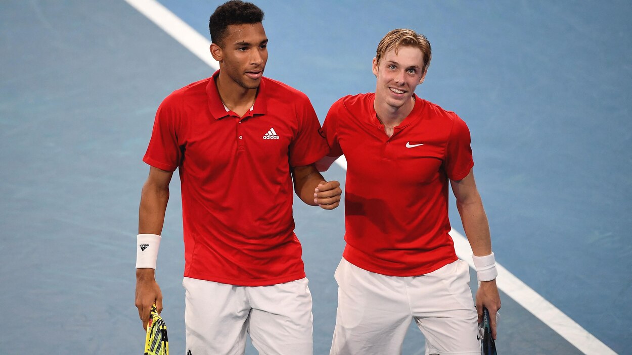 Reportage : Auger-Aliassime s'élève et Shapovalov s'incline | Radio-Canada