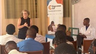 Une enseignante franco-ontarienne au Rwanda | OHdio | Radio-Canada