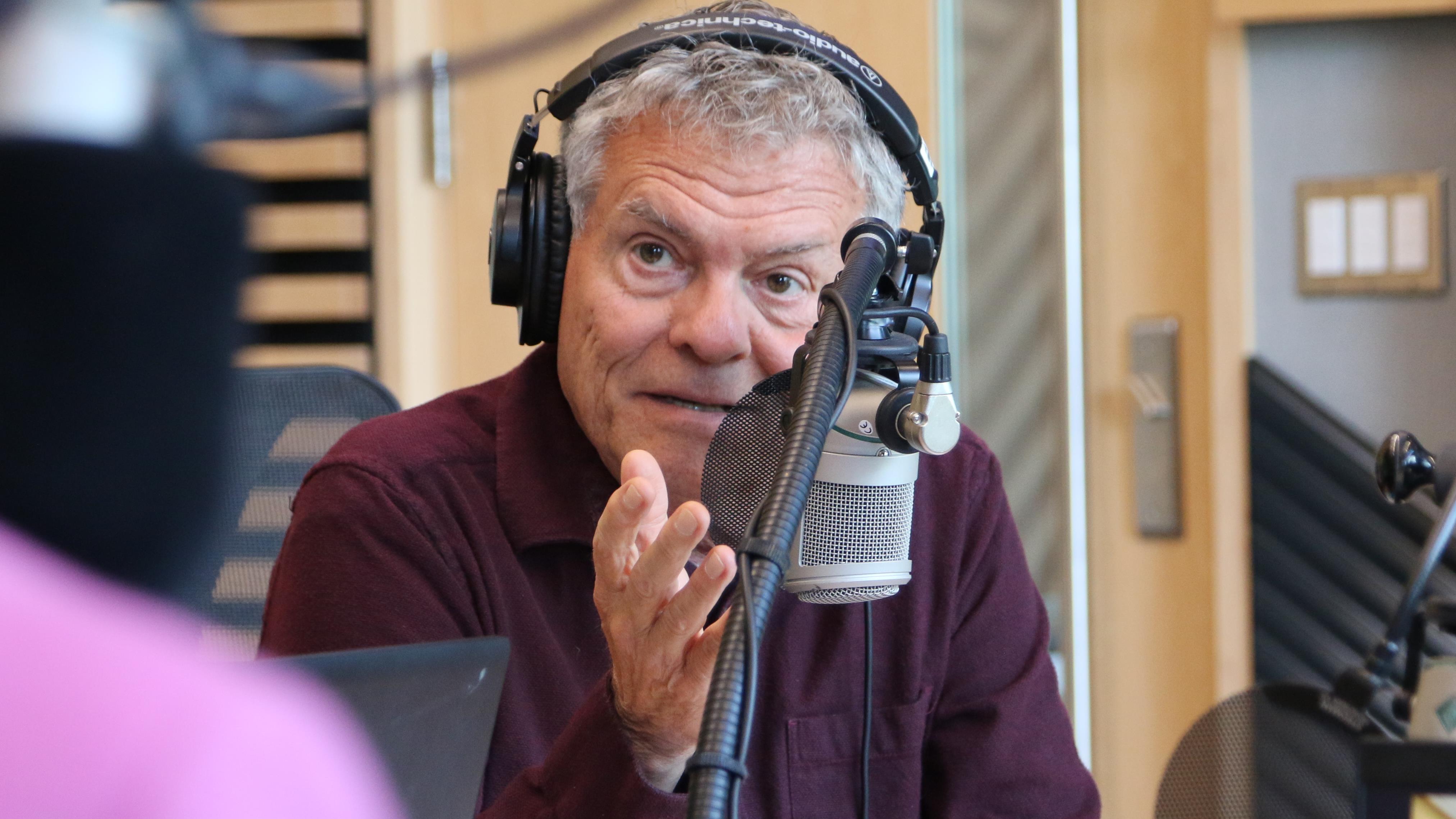 Paul Houde raconte la mort tragique de différents monarques ...