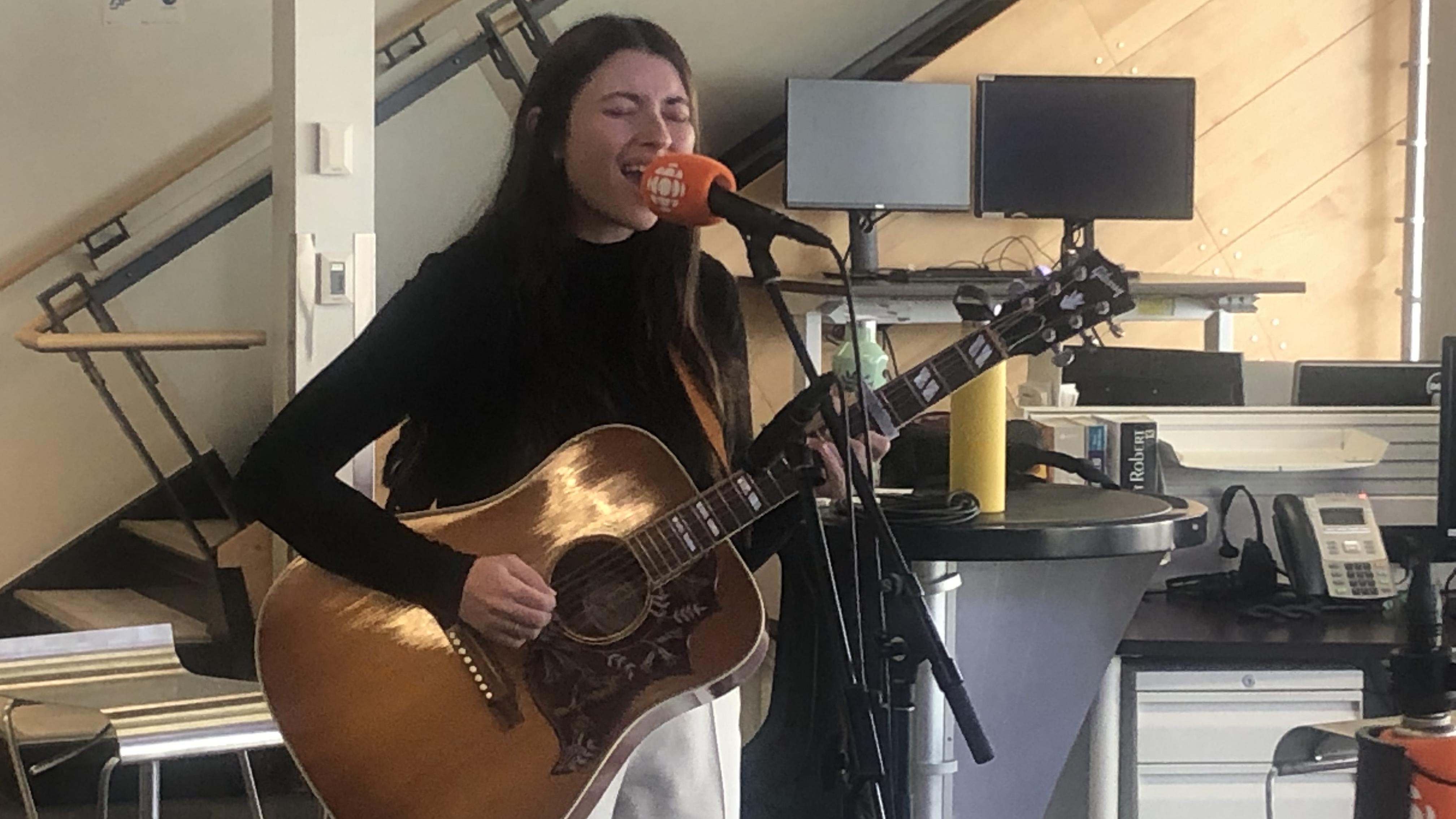 Véronique Bilodeau lance un mini-album, Juste avant la nuit | OHdio ...