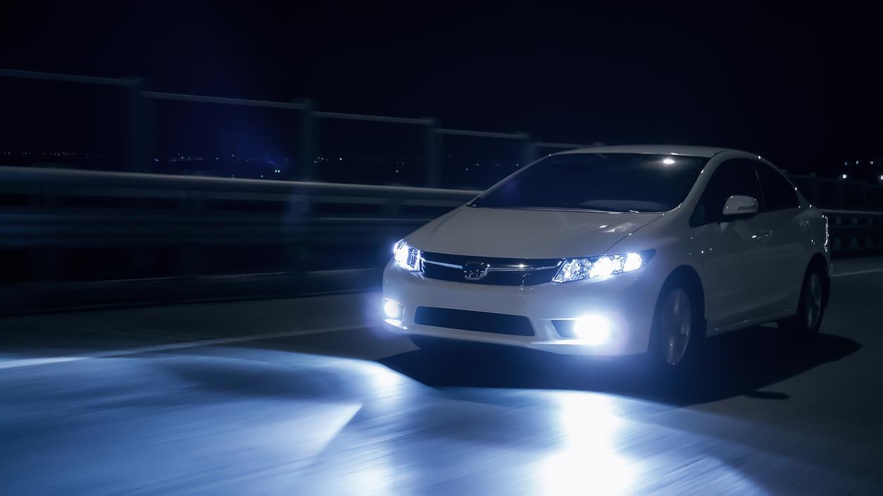 Les phares automobiles DEL : voici pourquoi ils sont aussi éblouissants ...