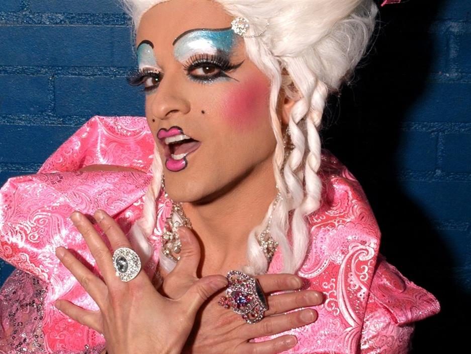 Semaine de la Fierté : les drag queens, des artistes qui repoussent les ...