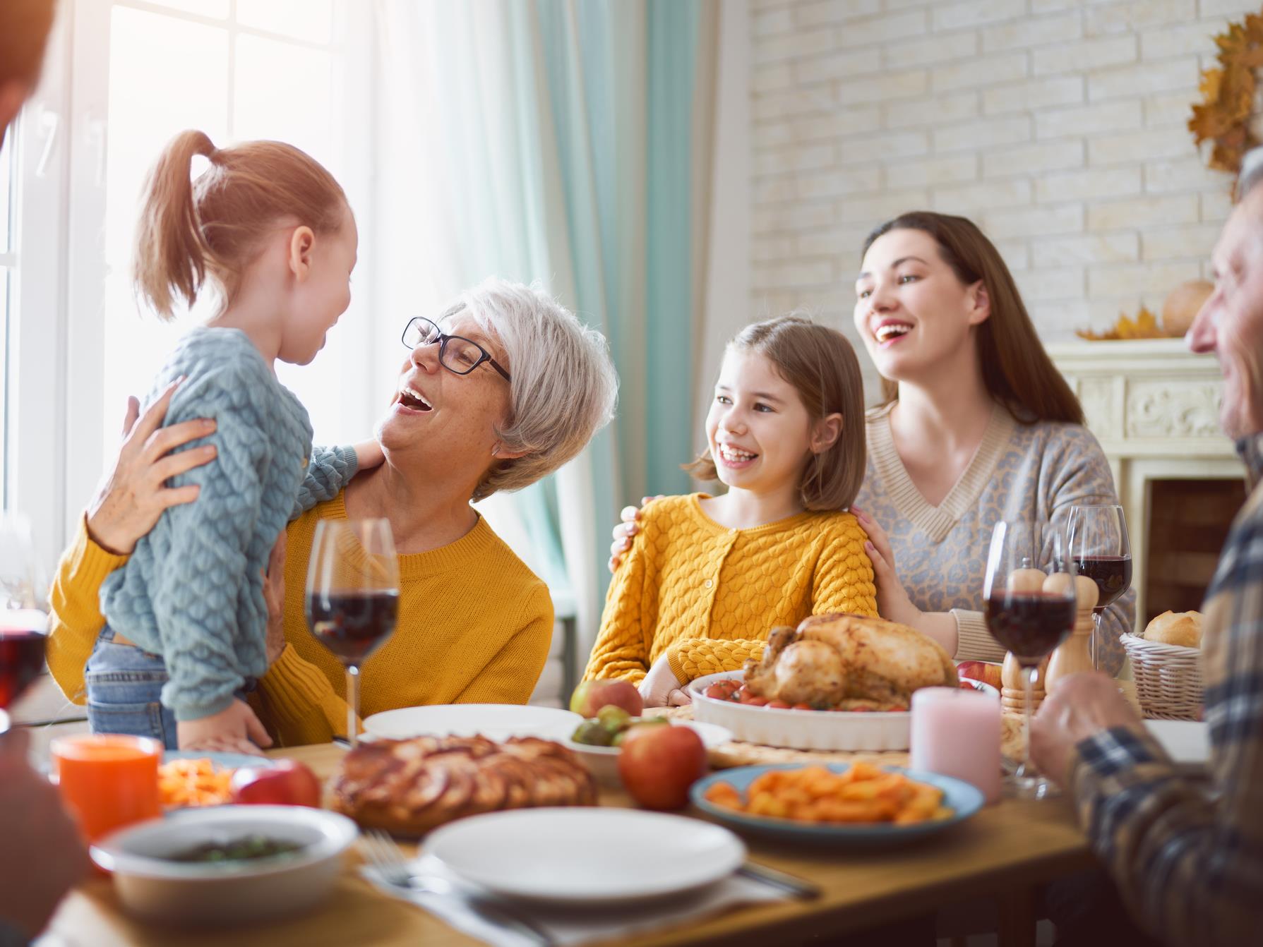 Les repas en famille en déclin au Canada | OHdio | Radio-Canada