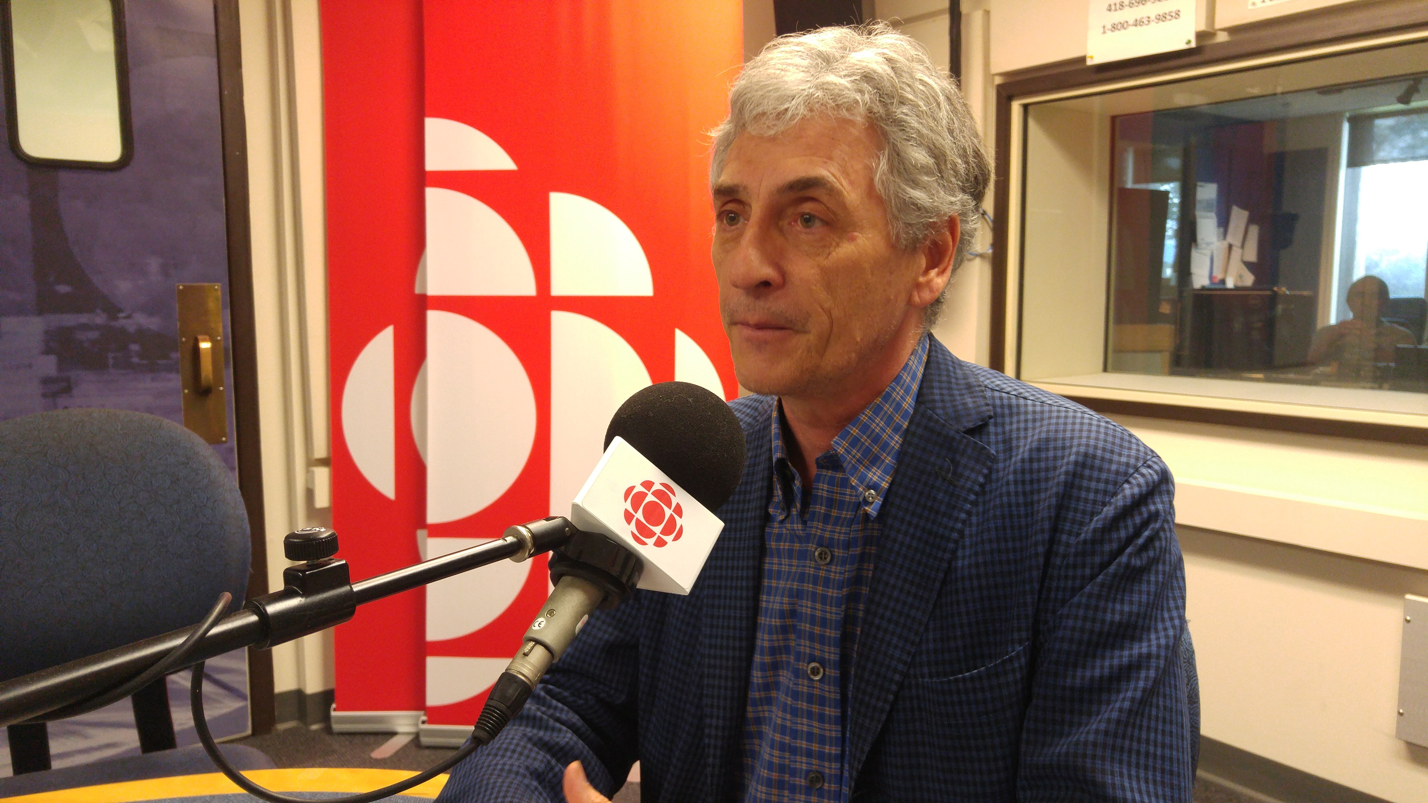 L'Ordre du Bleuet honore Larry Tremblay | OHdio | Radio-Canada