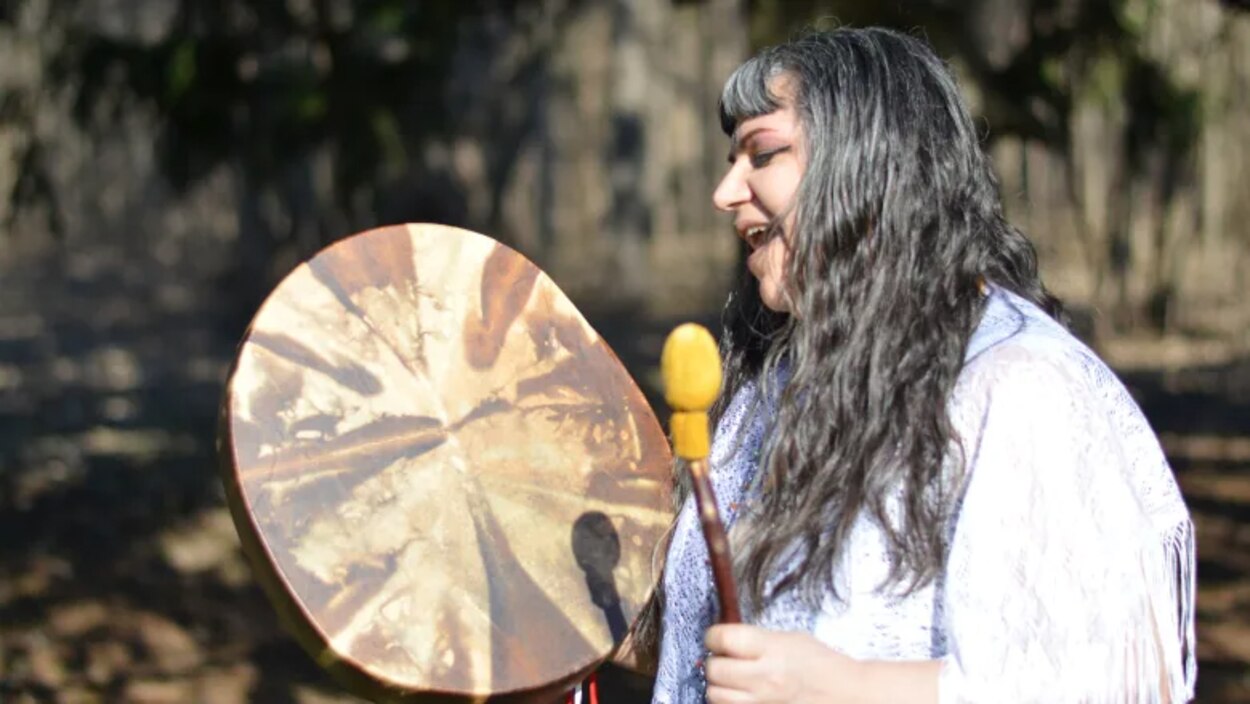 Réunion au son des tambours à travers le Canada | Radio-Canada