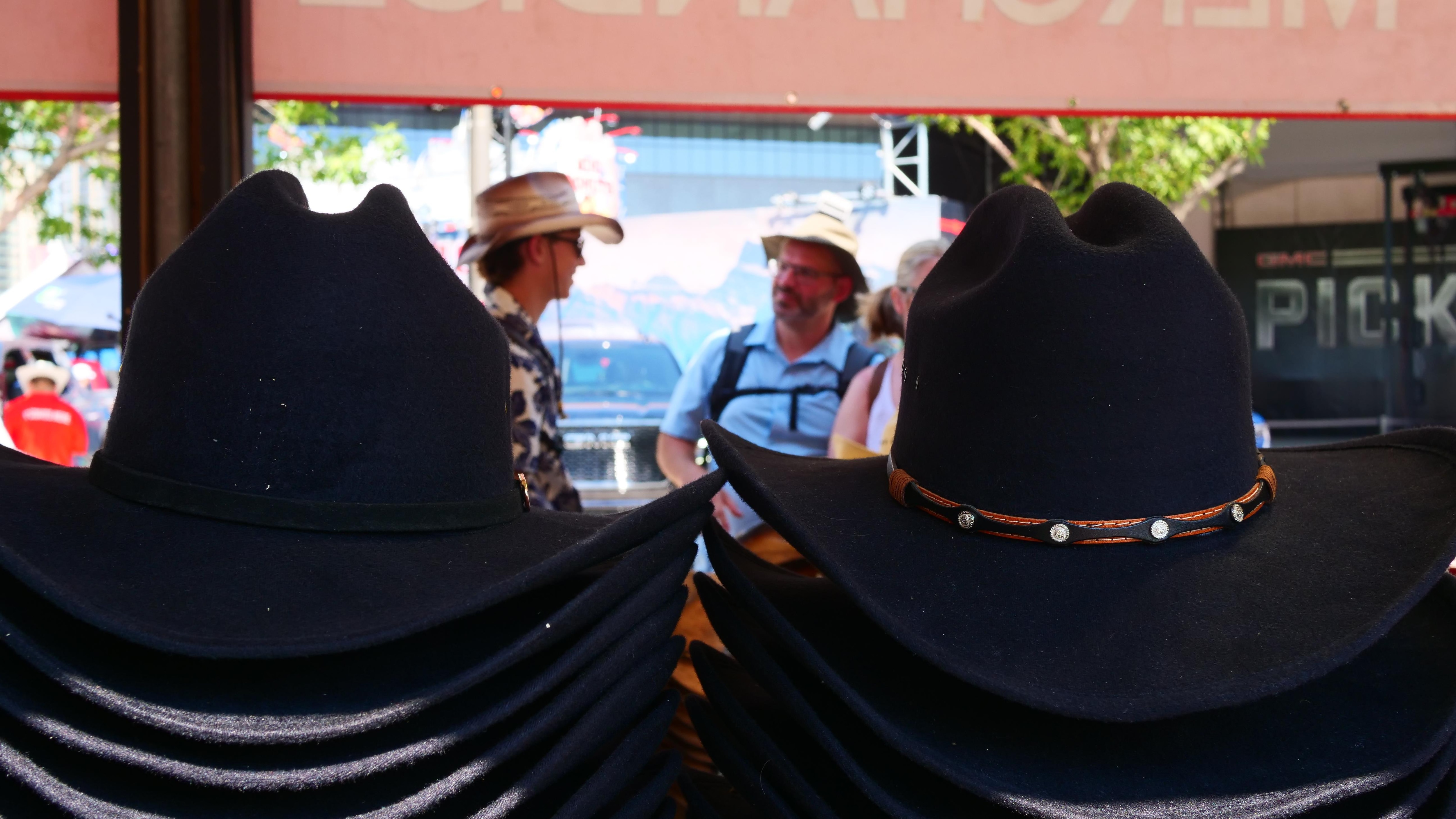 Incursion dans le code vestimentaire des cowboys | OHdio | Radio-Canada