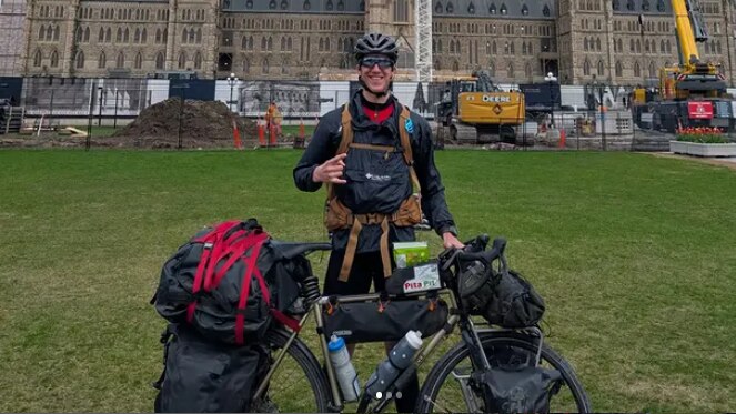 Du N.-B. jusqu’en Alaska à vélo au nom de la santé | OHdio | Radio-Canada