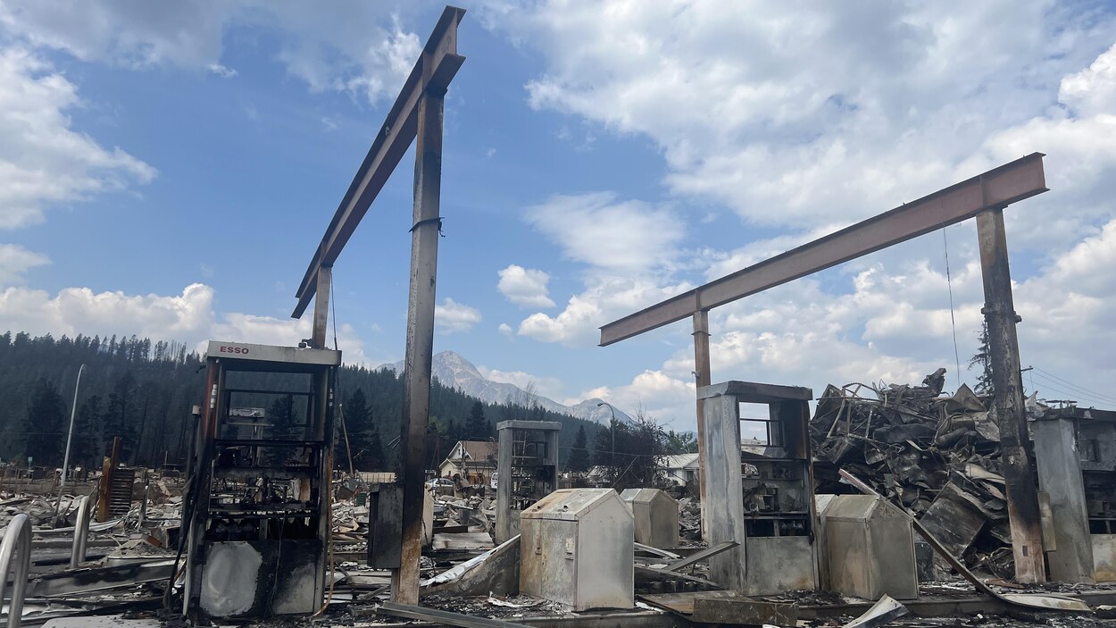 À Jasper, les feux de forêt ont plongé les entreprises touristiques ...