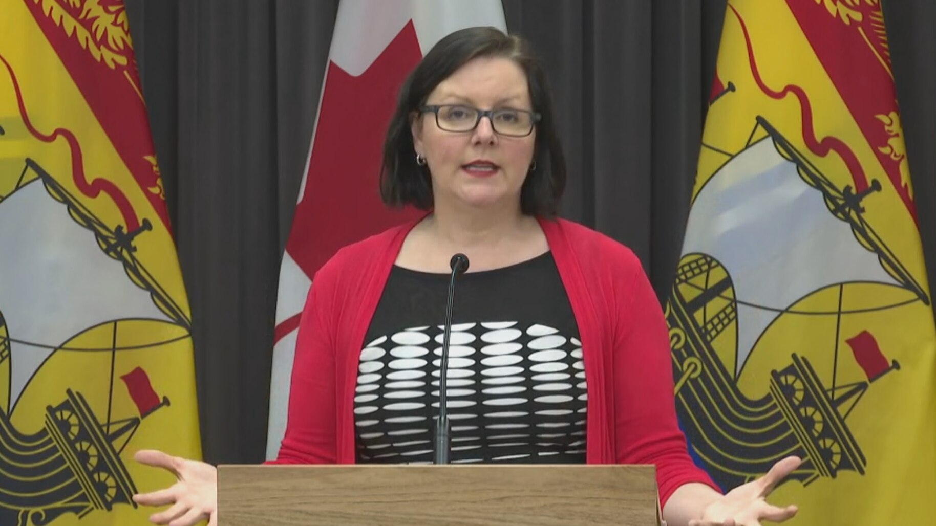 La Dre Jennifer Russell rappelle l'importance de porter le masque ...