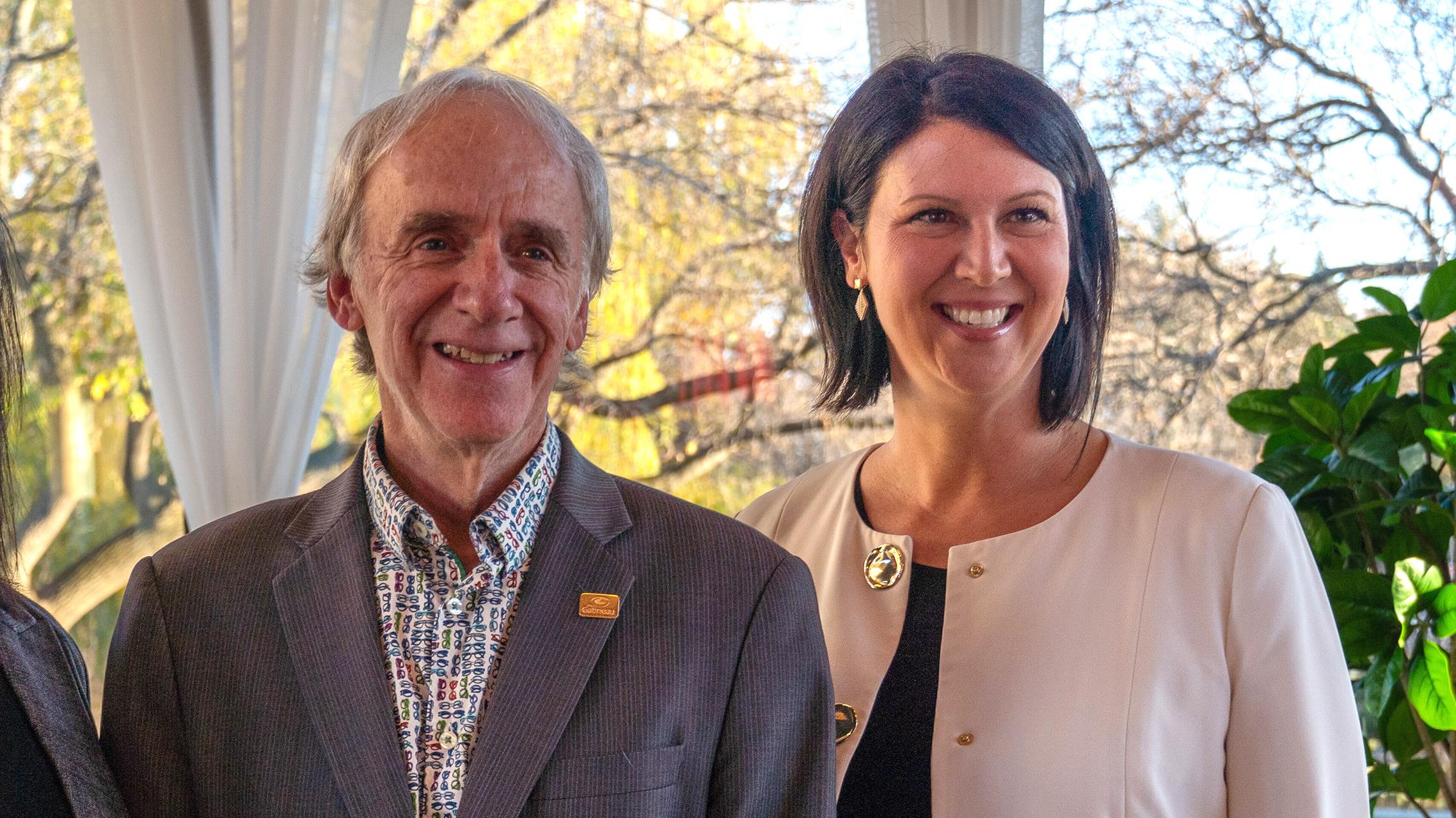 Le conseiller Marc Bureau se dit « affecté » par le départ de France ...