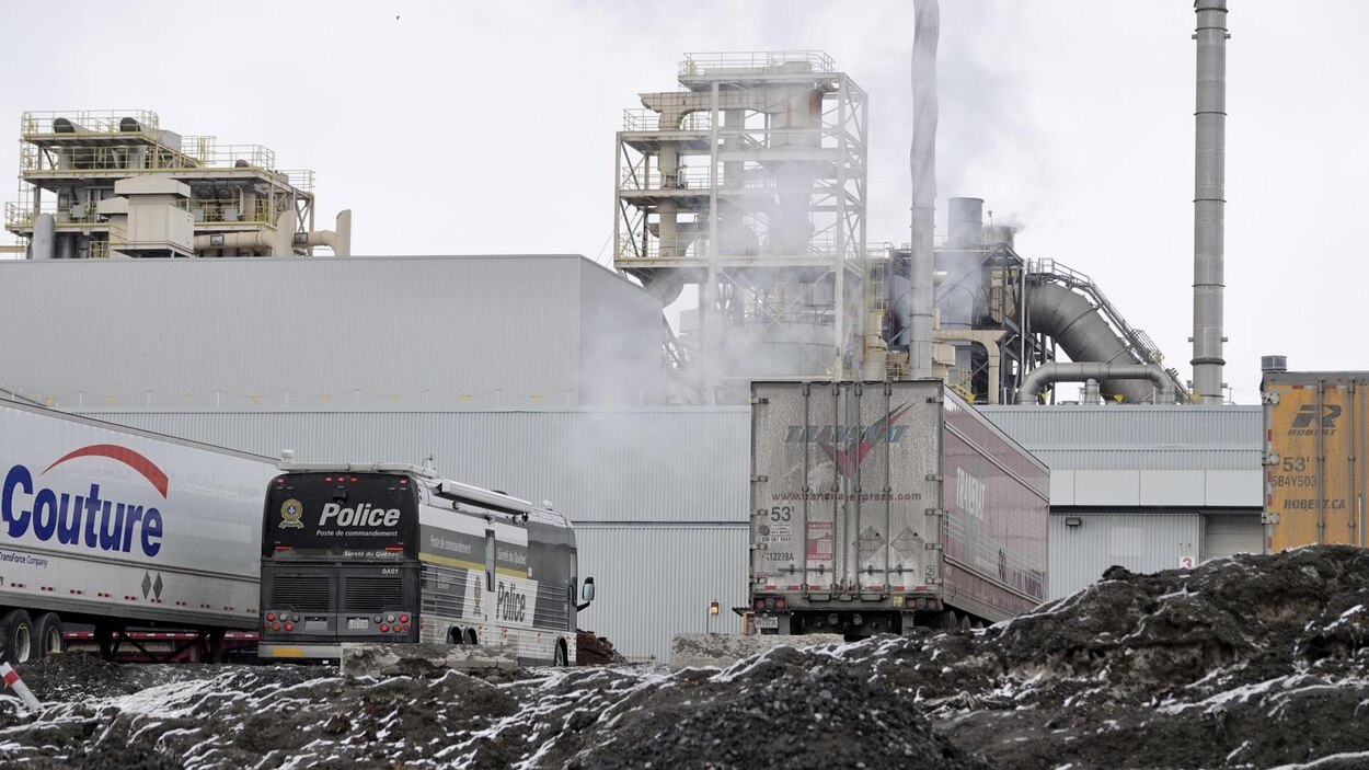 Un homme tué à l’usine Tafisa de Lac-Mégantic | Radio-Canada